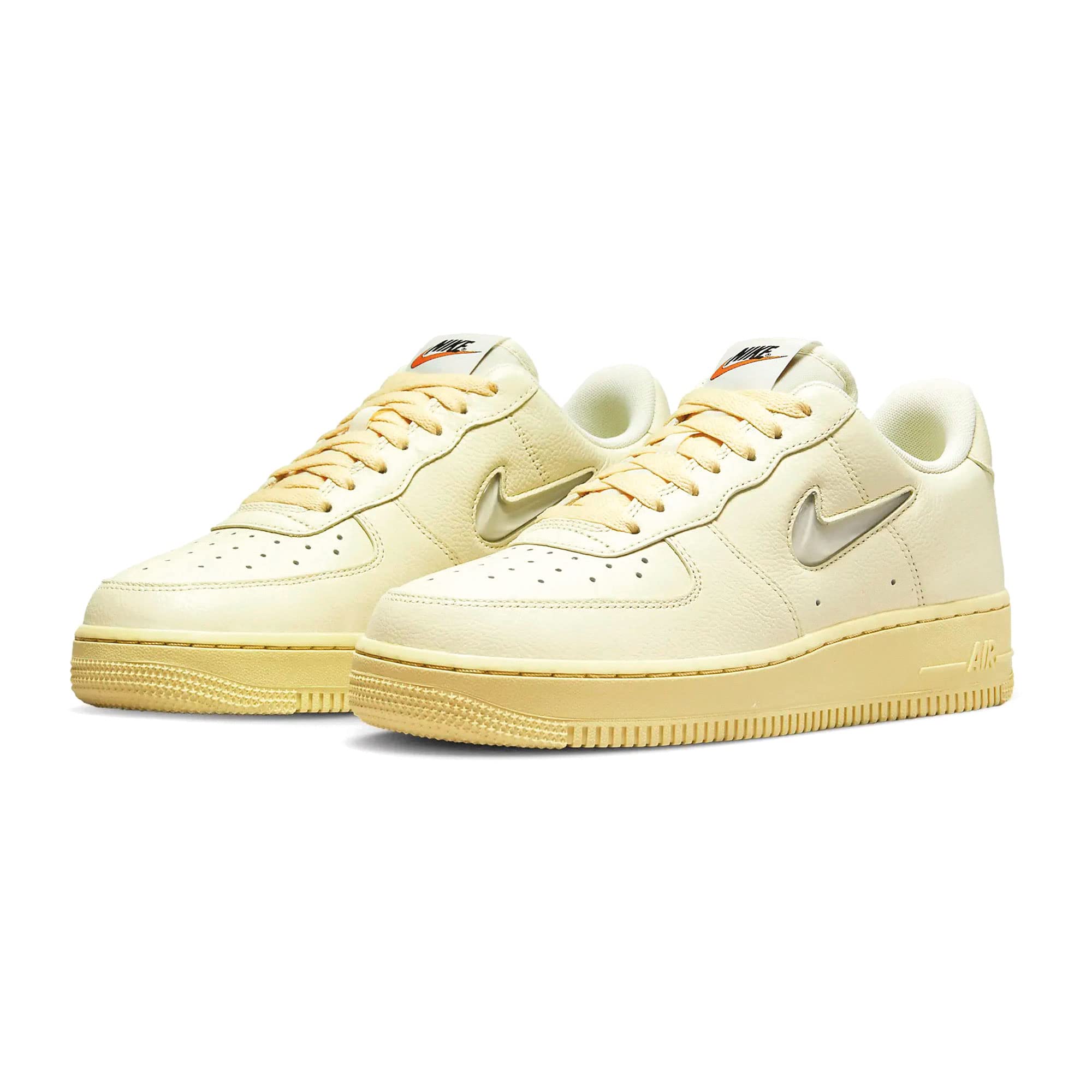NIKE Women's Sneaker, Coconut Milk Lemon Wash Pale Vanilla Light Bone, 8