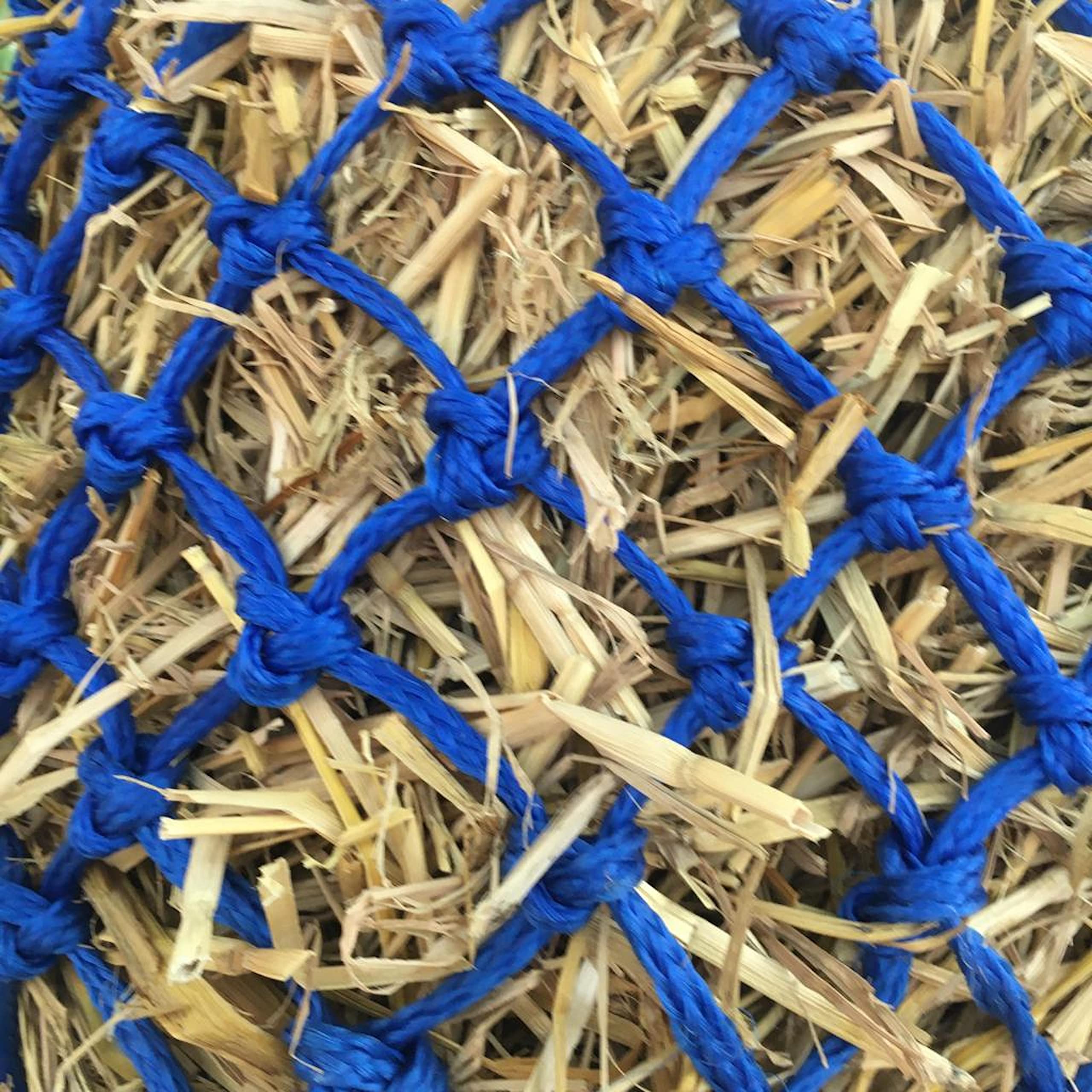 Majestic Ally 2βx2β Holes Highly Durable Very Sturdy 36" Hay Net with for Horses, Goat, Travel Feeder for Trailer and Stall, Reduces Waste (Royal Blue)