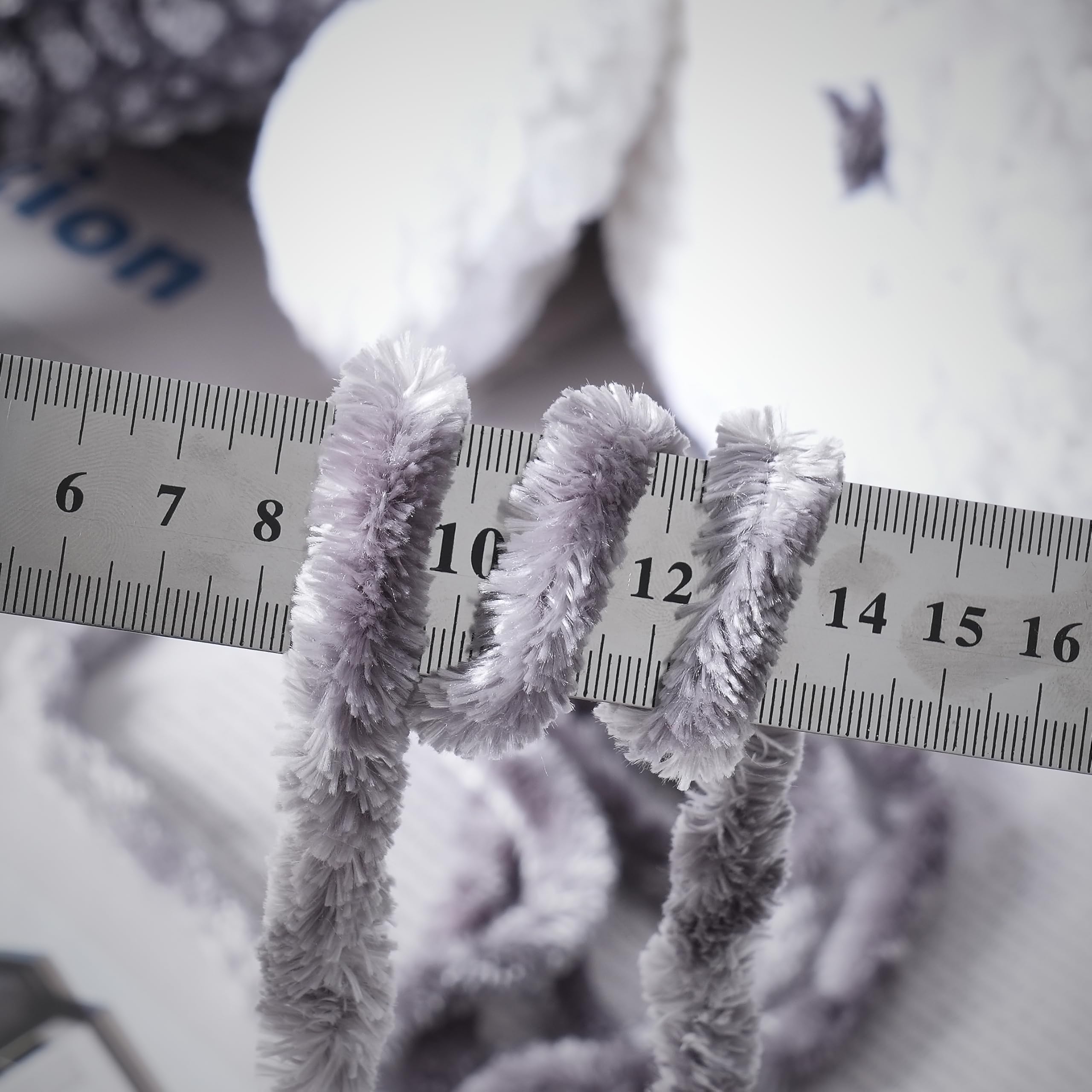 Crafted By Catherine Luxe Velvet Solid Yarn - 4 Pack (300 g / 10.5 oz, 98 Yards Each Skein), White, Gauge 6 Super Bulky