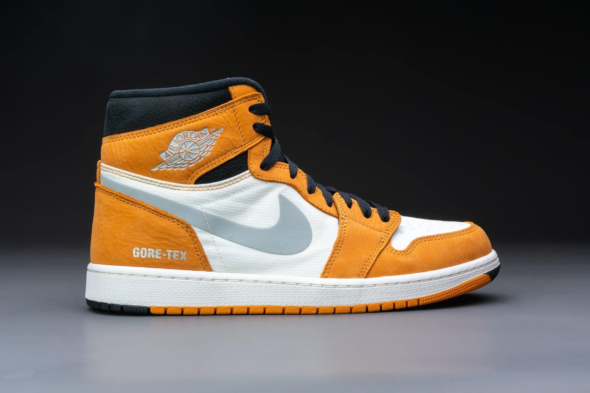 Jordan Mens Air Jordan 1 Element Gore-TEX DB2889 700 Light Curry - Size 9.5