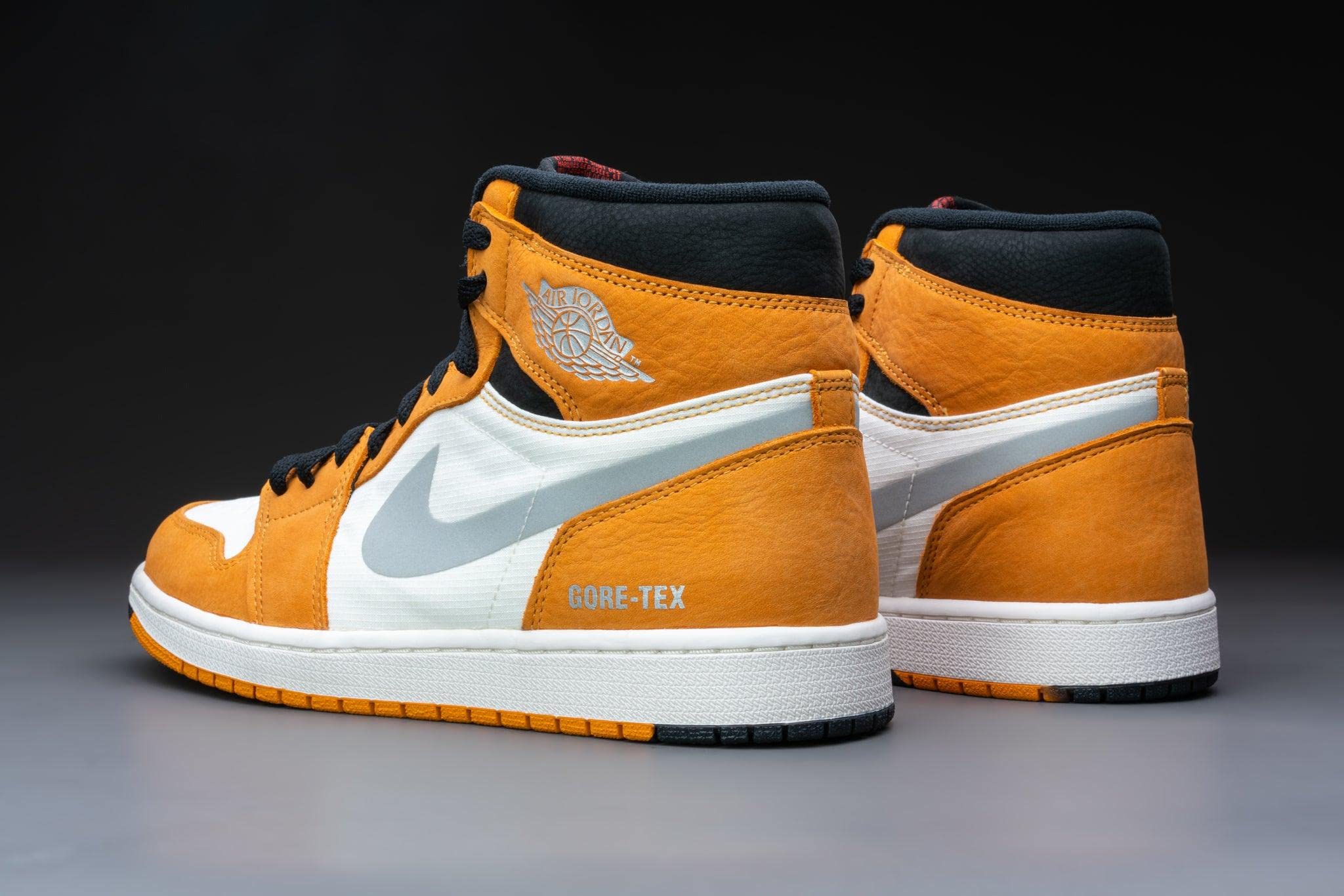 Jordan Mens Air Jordan 1 Element Gore-TEX DB2889 700 Light Curry - Size 9.5