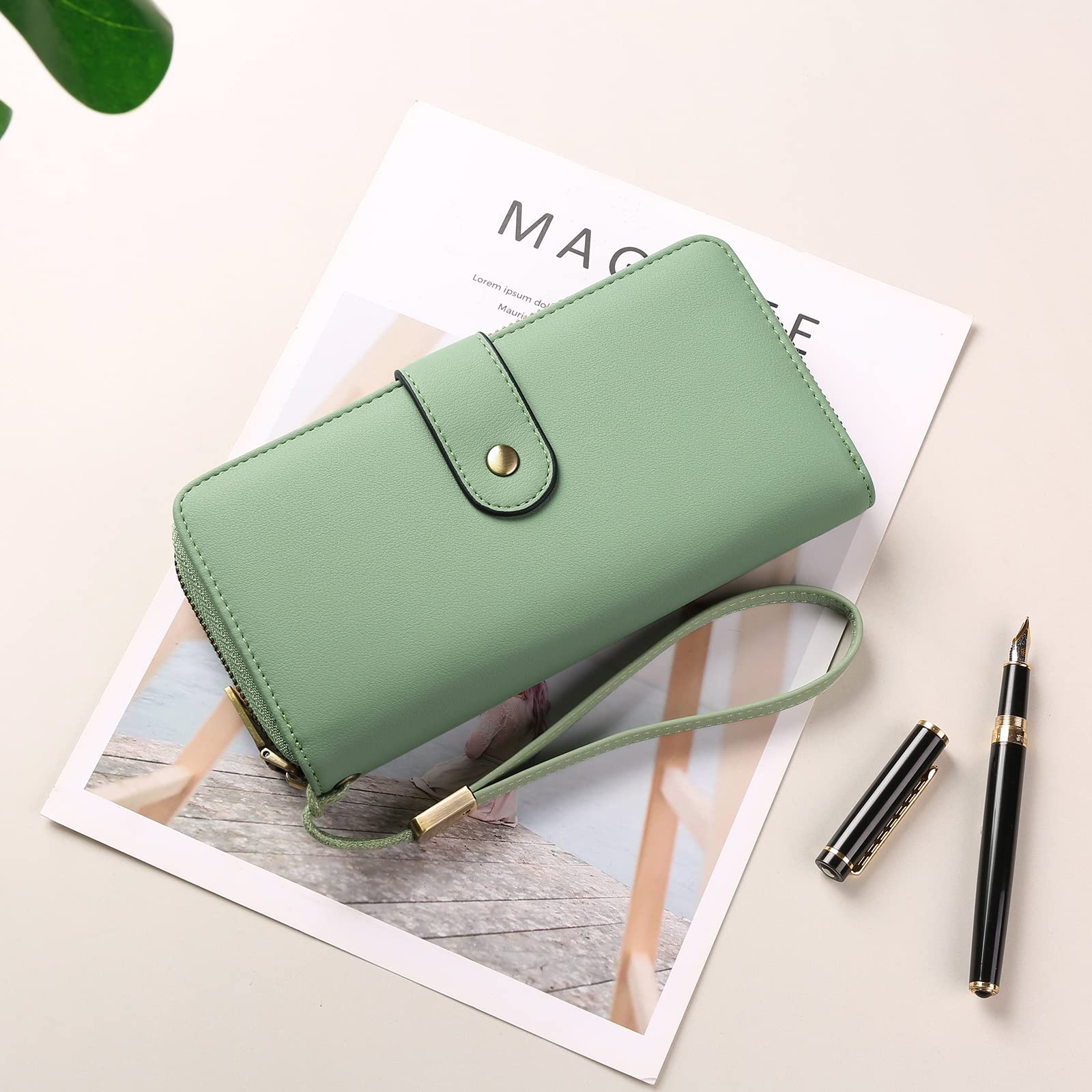 GAEKEAO Womens Wallet RFID Blocking Leather Wristlet Purse Large Capacity Credit Card Holder with Grip Hand Strap