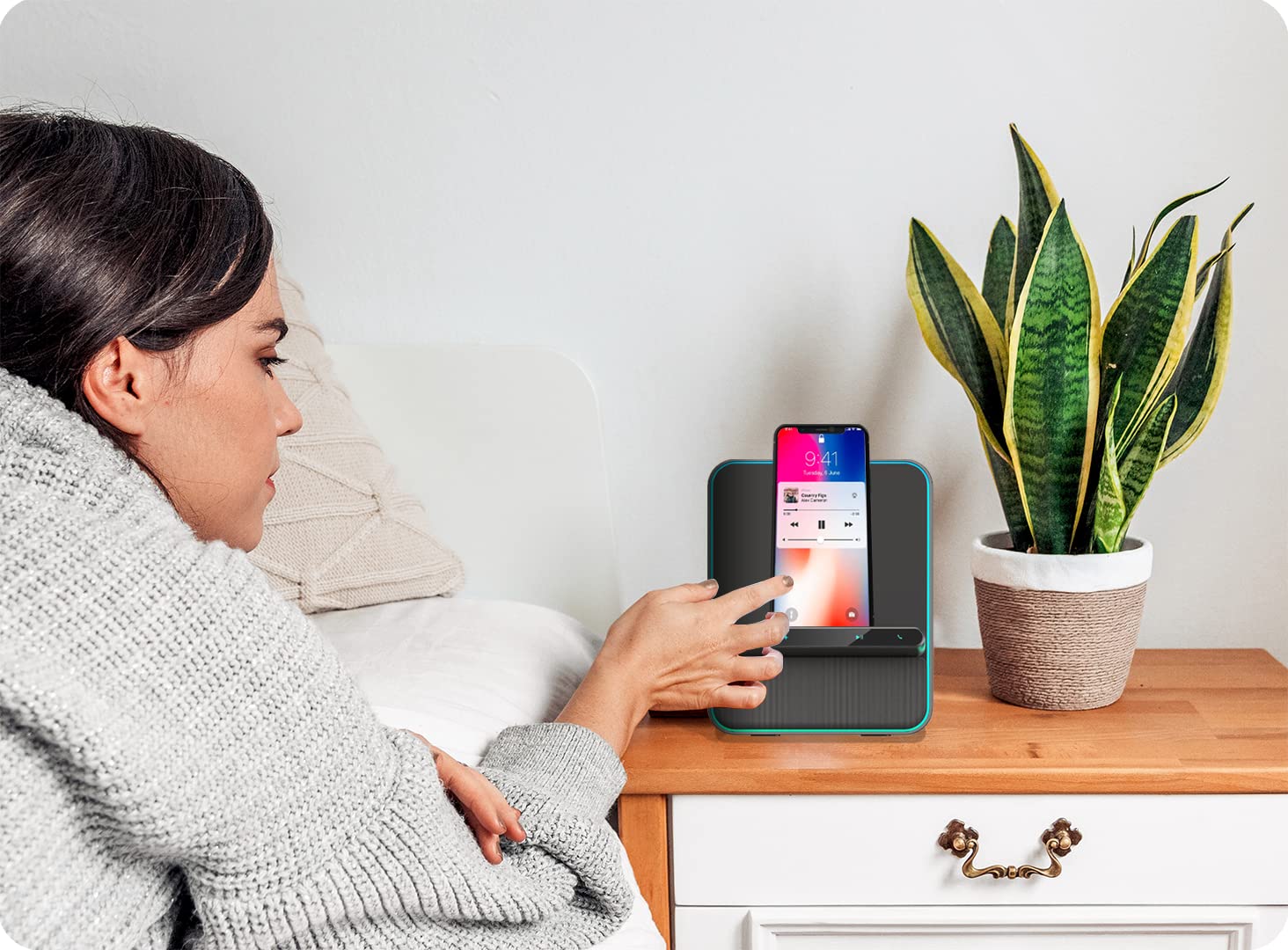 Wireless Charging Audio Dock by Azpen with Dual 8 watts Bluetooth Speakers, Upgraded Microphone for Handsfree Call, Wireless Charger for iPhone 15 14 13 12 11 and Samsung S23 S22 S21 S20