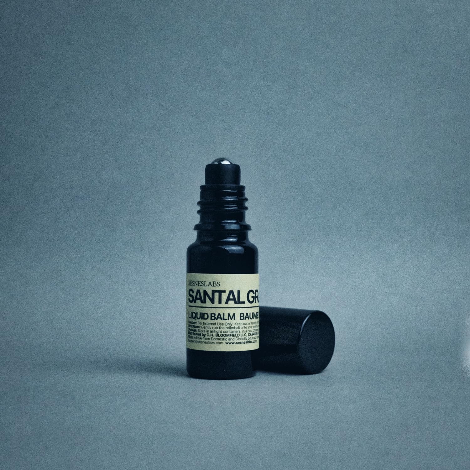 sesneslabs Santal Grass Roll-On, Perfume, Alcohol Free, Olfactive Marker, Niche Scent, Eucalyptus, Papyrus, Cardamom, Sandalwood Essential Oils Blend, Unisex Perfum for Women and Men 10ml/.33 fl Oz