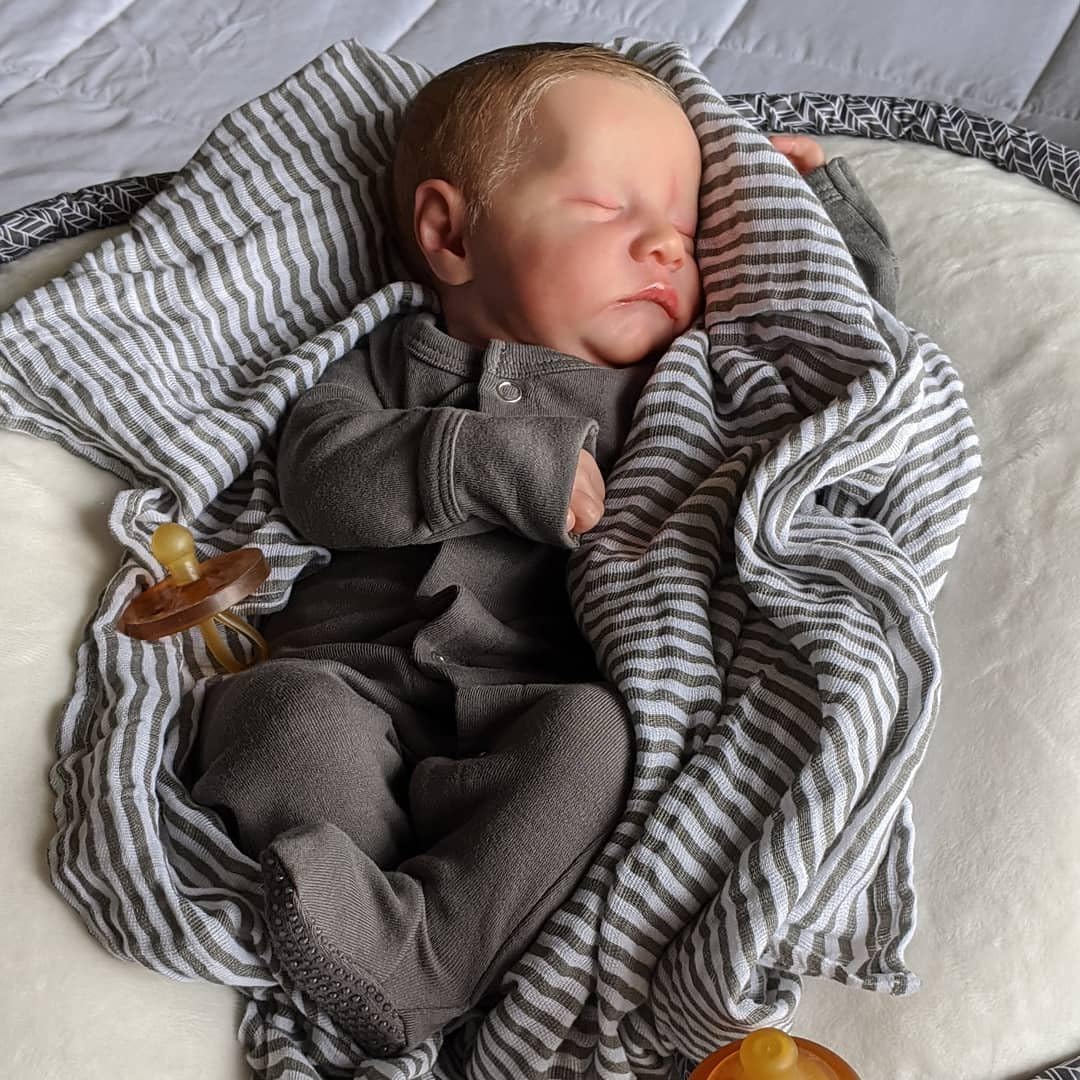 CHAREX Realistic Reborn Baby Dolls - Lifelike Newborn boy 18 inch Sleeping Real Baby Doll Handmade Weighted Soft for Kids with Gift Box