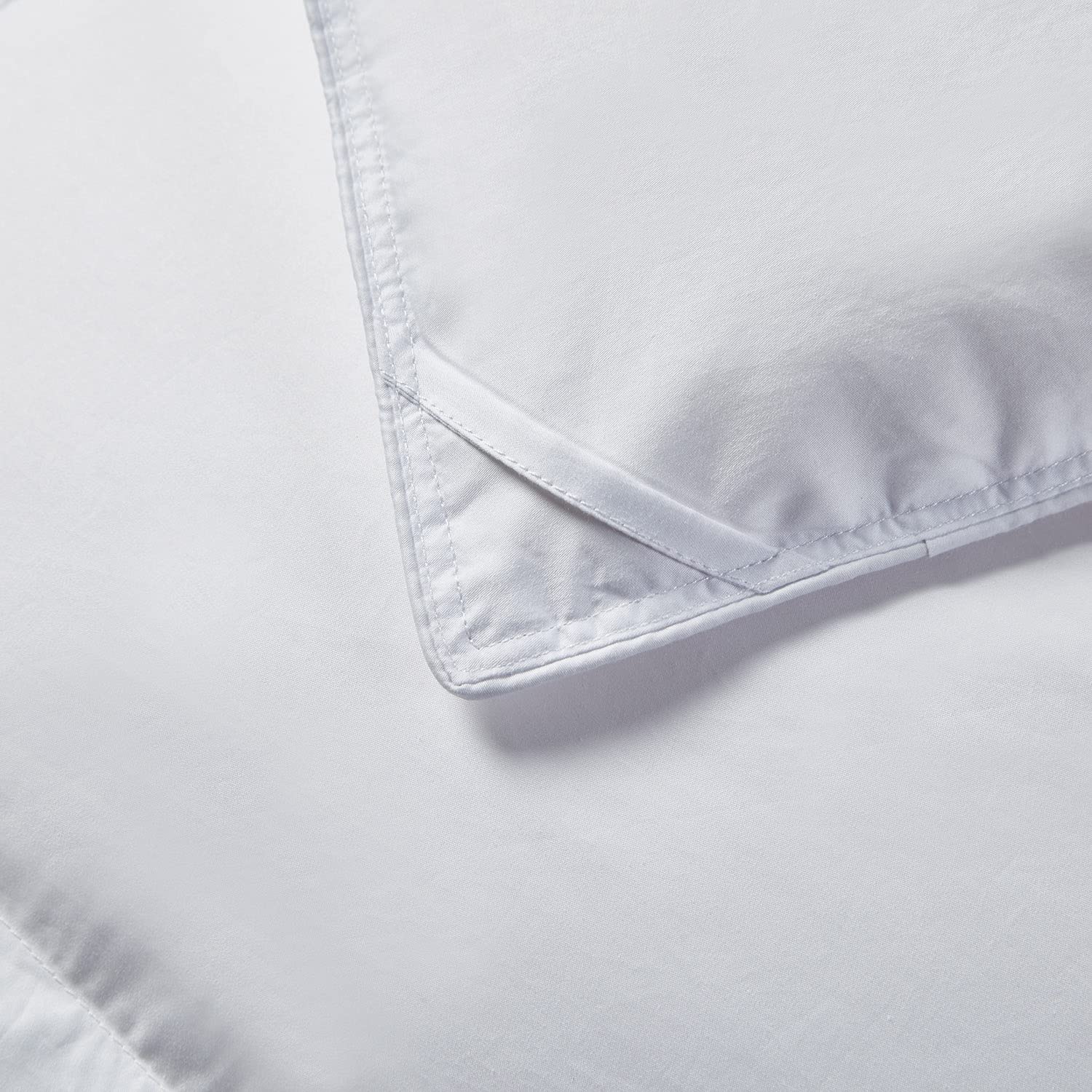 Beautyrest All Season White Down and Feather Comforter-Medium Weight with Corner Tabs
