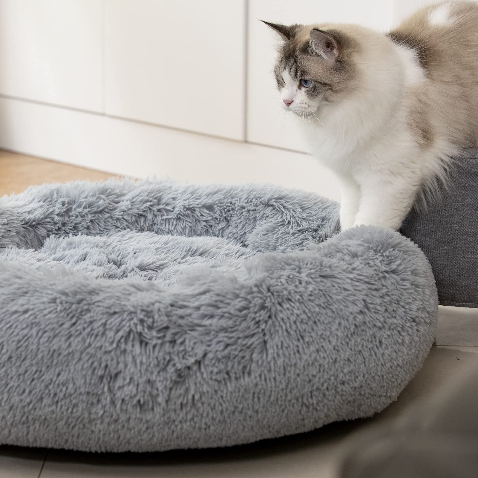 Raimaiso Anti Anxiety Round Fluffy Plush Faux Fur Warm Washable Dog Bed & Cat Bed, Original Bed for Small Medium Large Pets,Used to Relieve Joints and Improve Sleep(20"/24"/27'') (24", Light Grey)