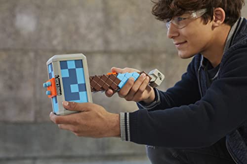 Nerf Minecraft Stormlander Dart-Blasting Hammer, Fires 3 Darts, Includes 3 Elite Darts, Pull-Back Priming Handle Multicolor 5010993948758