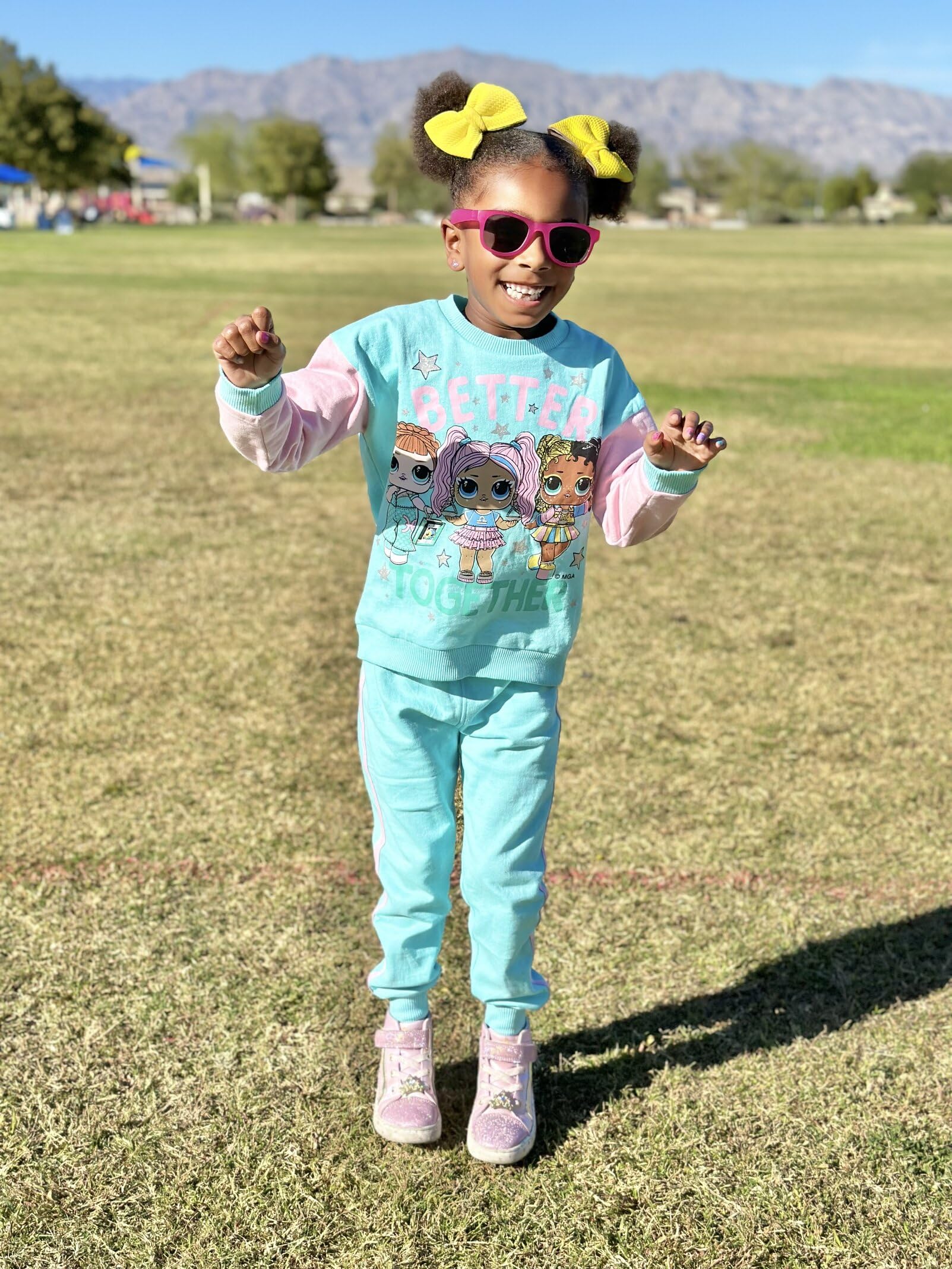 L.O.L. Surprise! Unity Flipside Marine Q.T. Little Girls Fleece Pullover Sweatshirt and Jogger Pants Set Pink/Green 6-6X