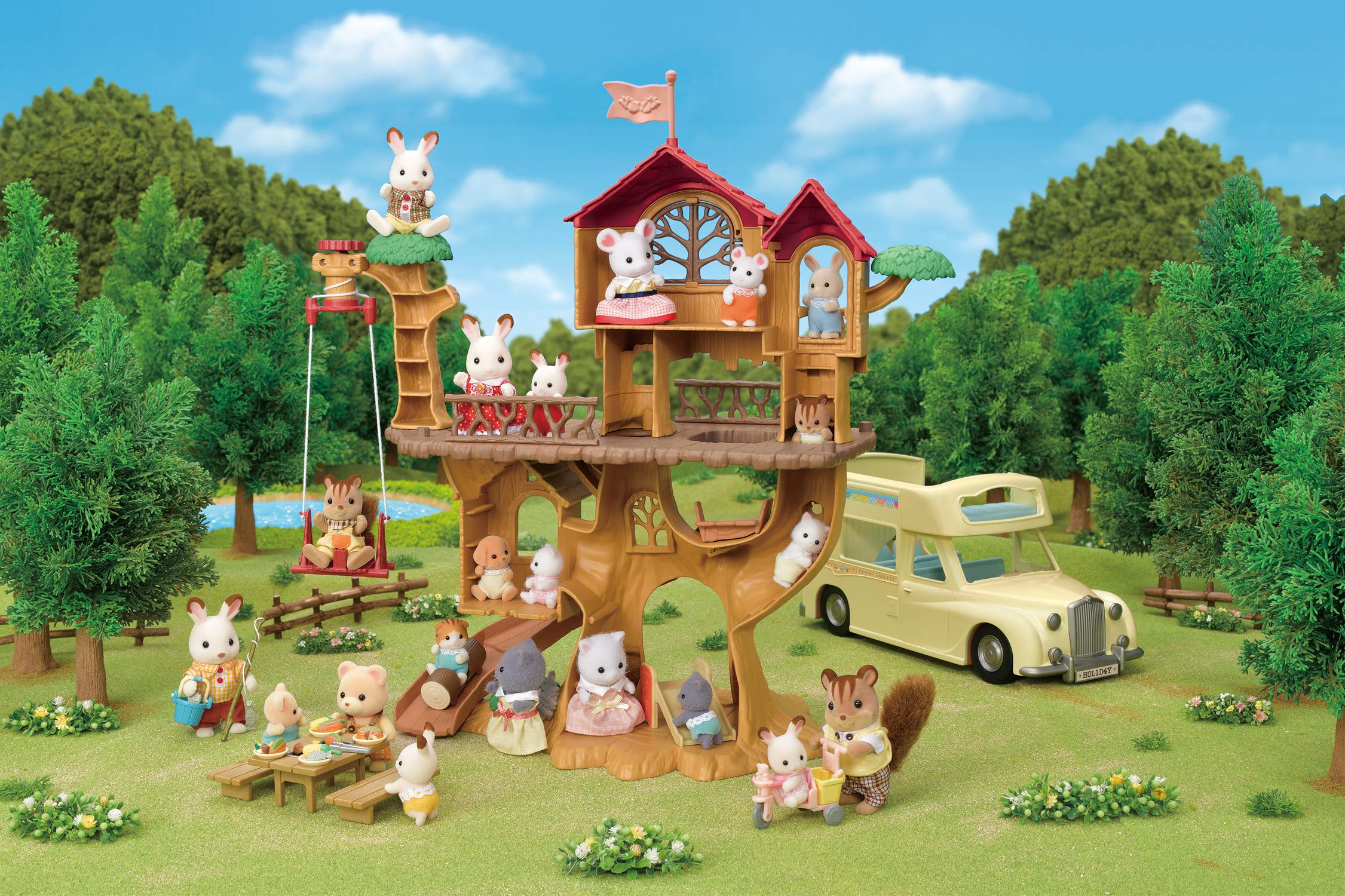 Calico Critters Adventure Treehouse Gift Set, Collectible Dollhouse, Figure and Accessories