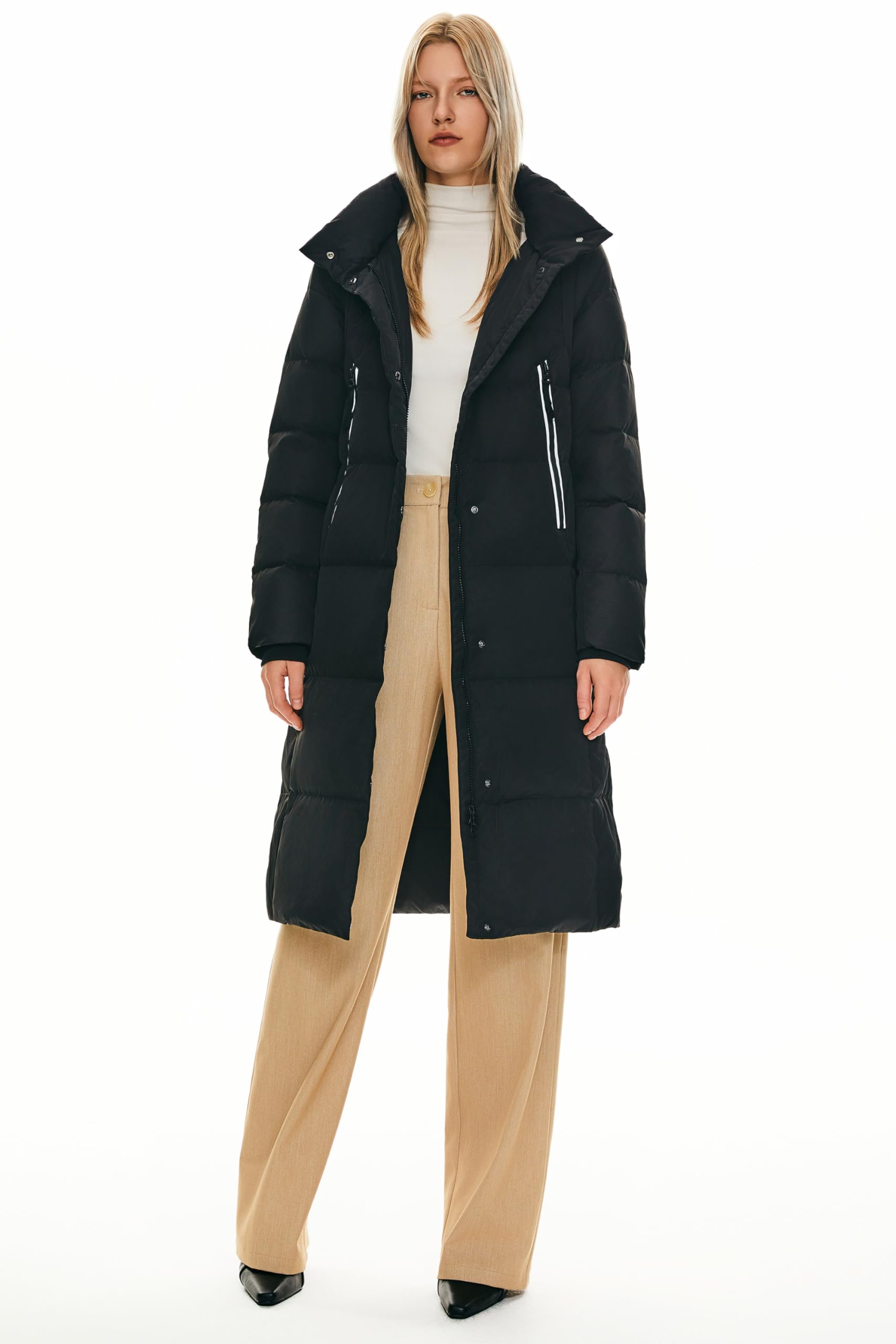 Orolay Women's Thickened Long Down Jacket Winter Down Coat Hooded Puffer Jacket with Side Zipper Pirate Black M