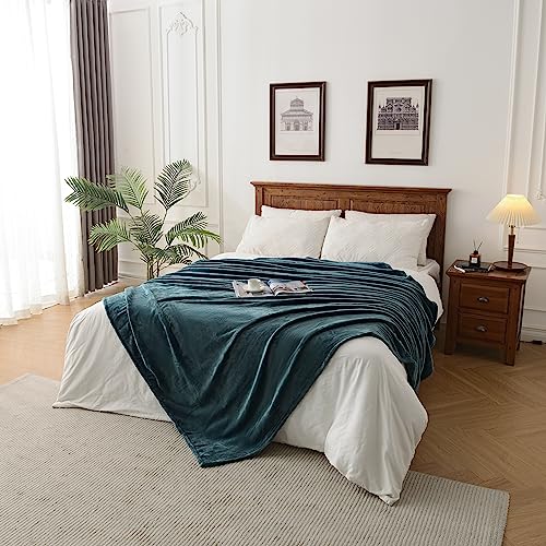 Kingole Flannel Fleece Microfiber Throw Blanket, Luxury Peacock Blue Twin Size Lightweight Cozy Couch Bed Super Soft and Warm Plush Solid Color 350GSM (66 x 90 inches)