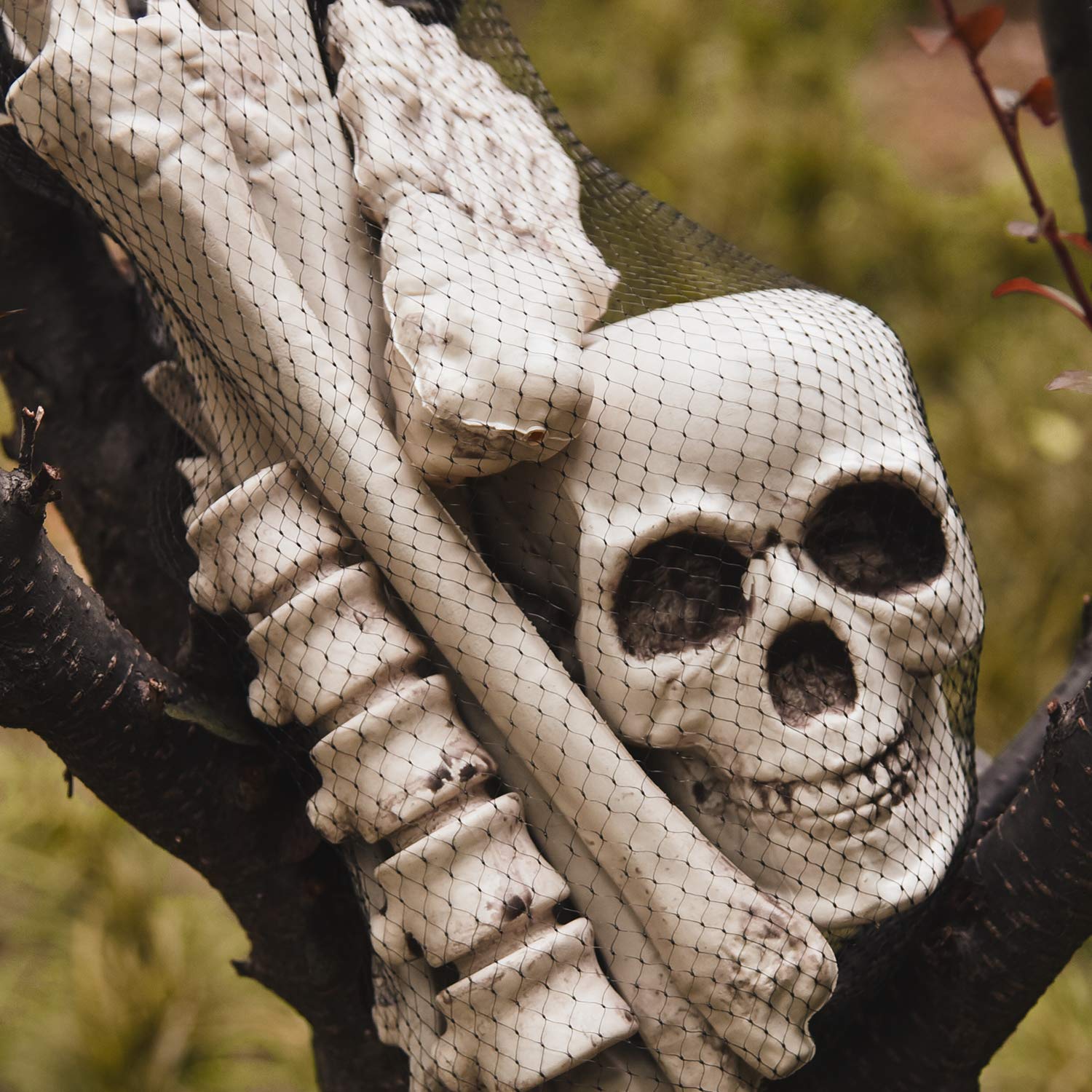 18Pcs Bag of Skeleton Bones and Skull for Halloween Decorations, Life Size Plastic Skeleton Bones,Spooky Skull Bones Props for Outside Inside Halloween Yard lawn Graveyard Party Haunted House Decor