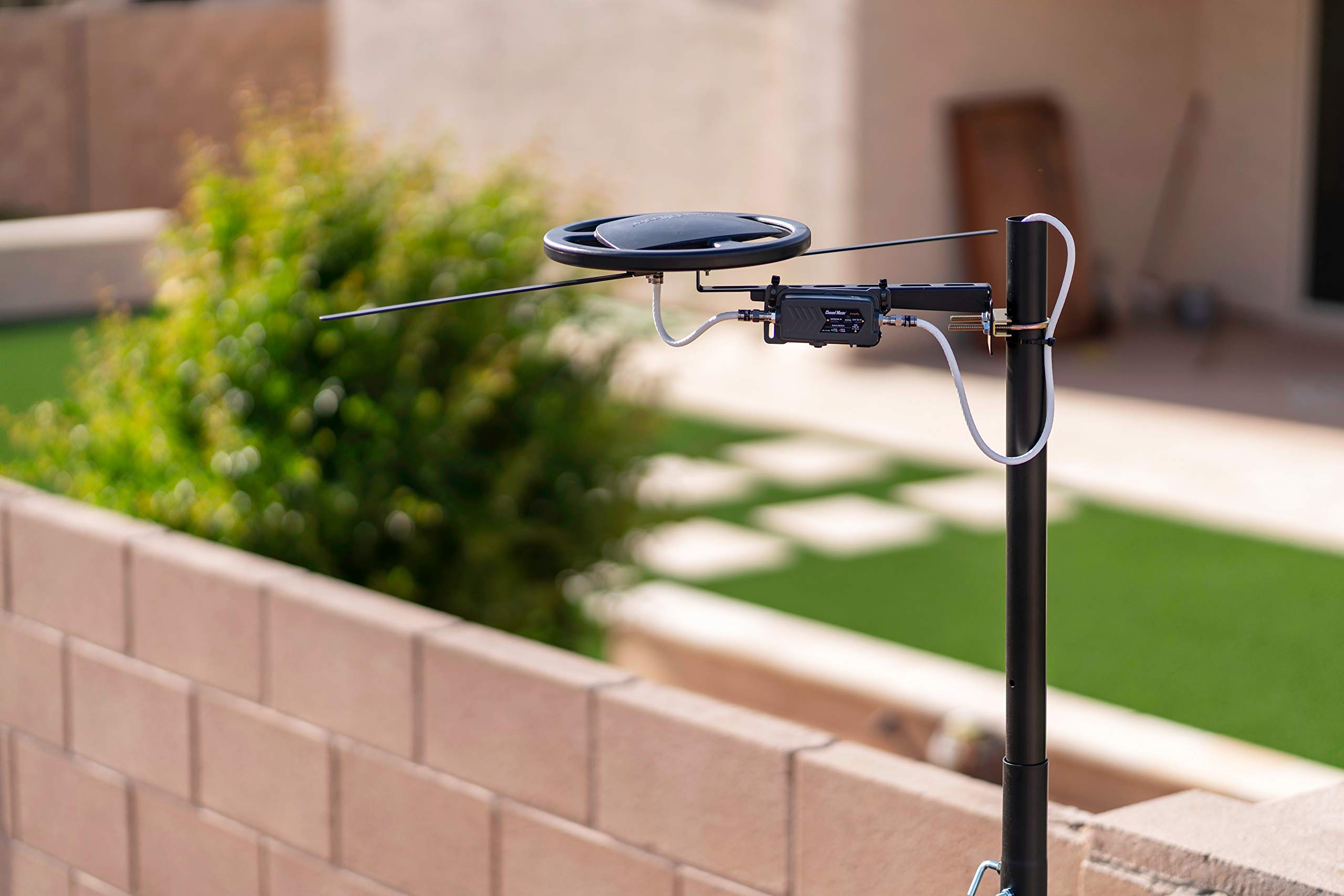 Channel Master Omni+ 50 - Omnidirectional Digital HDTV Antenna with 360 Degree Reception, Includes Mounting Bracket for Roof, Attic & RV Installations, Indoor/Outdoor (50 Mile Range)