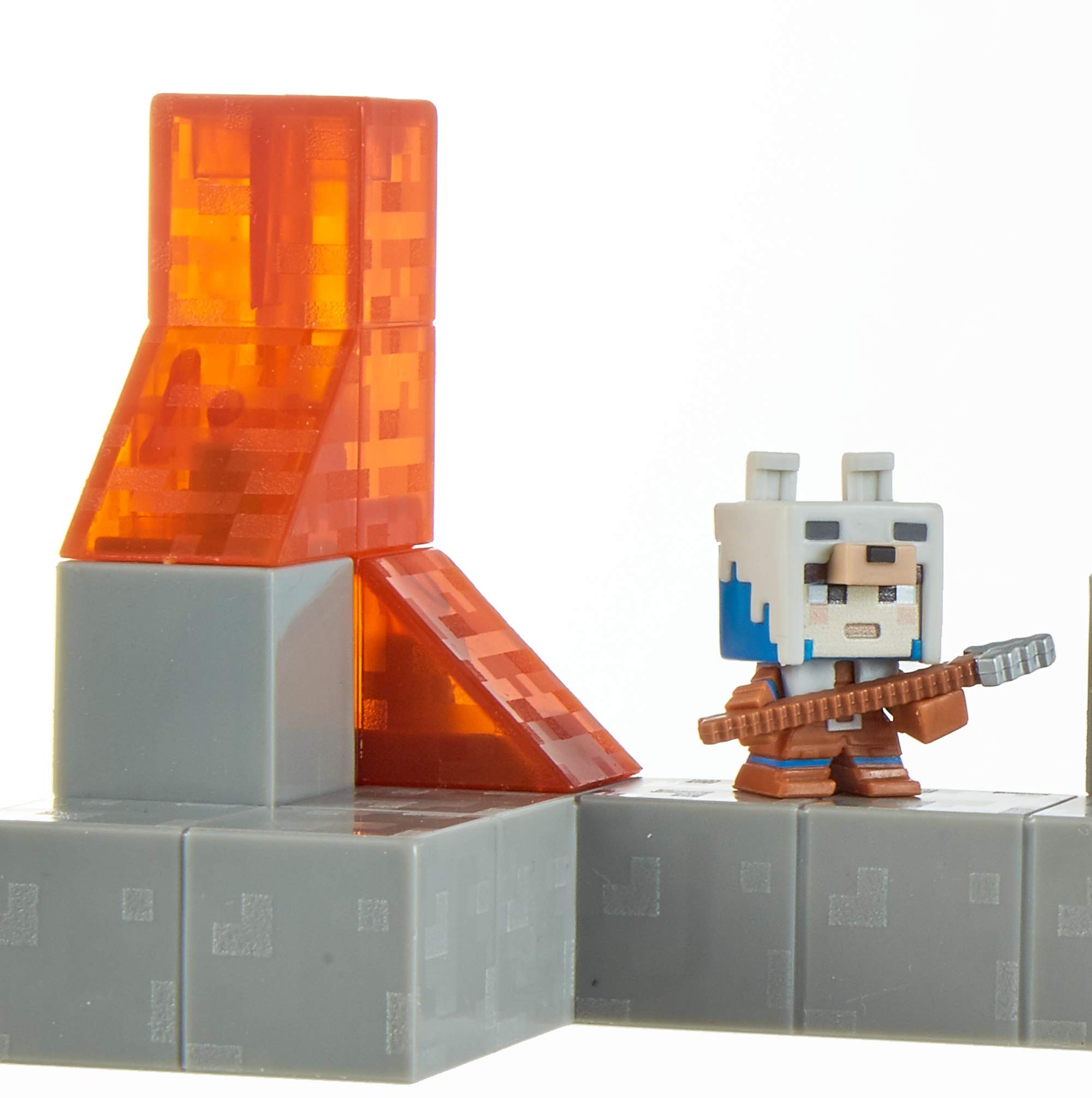 Mattel Minecraft Dungeons Mini Battle Box, with Exclusive Redstone Monstrosity, Valorie Character and Lava Set Piece, Action and Adventure Toy Based on Video Game, Gift for Kids Age 6 and Older