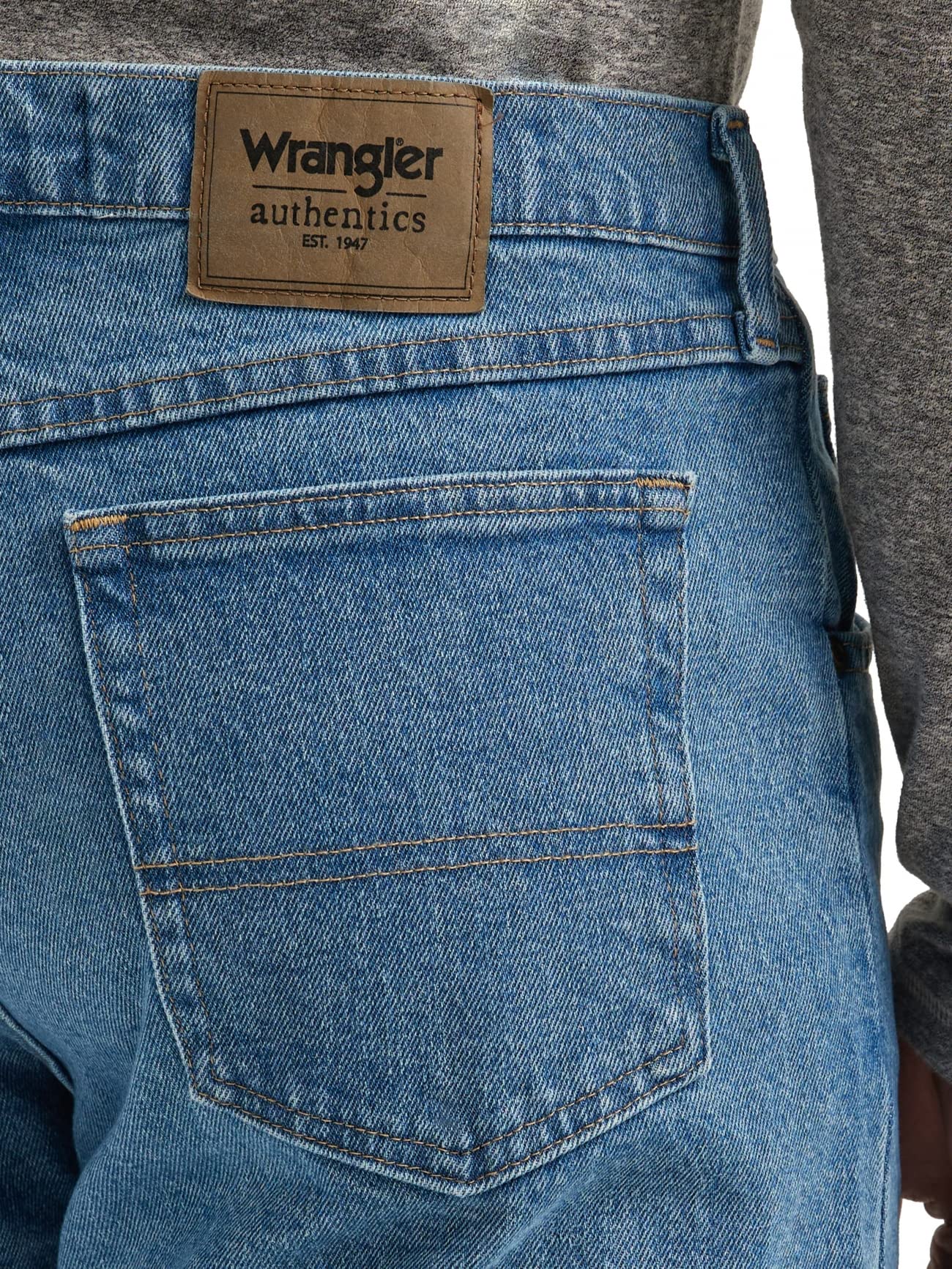 Wrangler Authentics Men's Classic 5-Pocket Relaxed Fit Flex Jean Light Stonewash Flex 38W x 29L