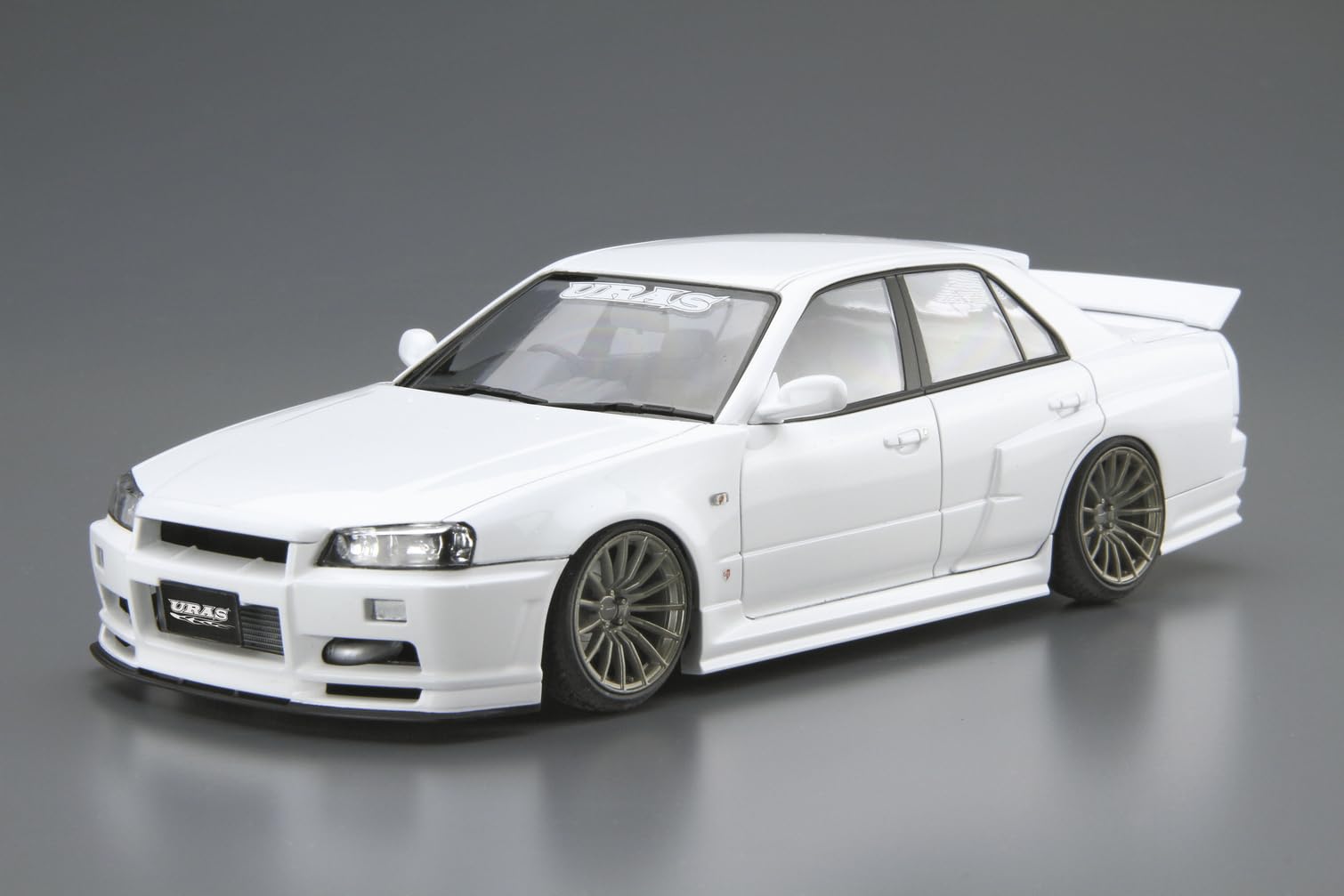 Aoshima URAS ER34 Skyline Type-R ’01 Nissan 1:24 Scale Model Kit