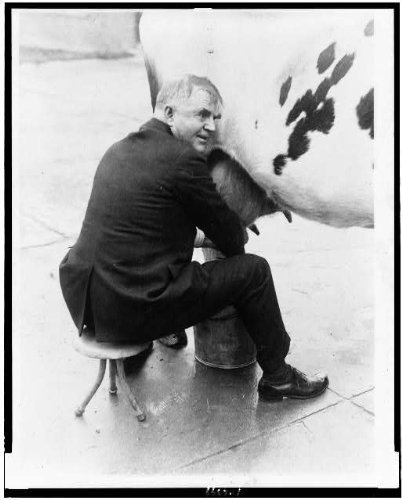 HistoricalFindings Photo: Henry Cantwell Wallace,American Farmer,Journalist,Writer,Stool,Milking Cow,1921