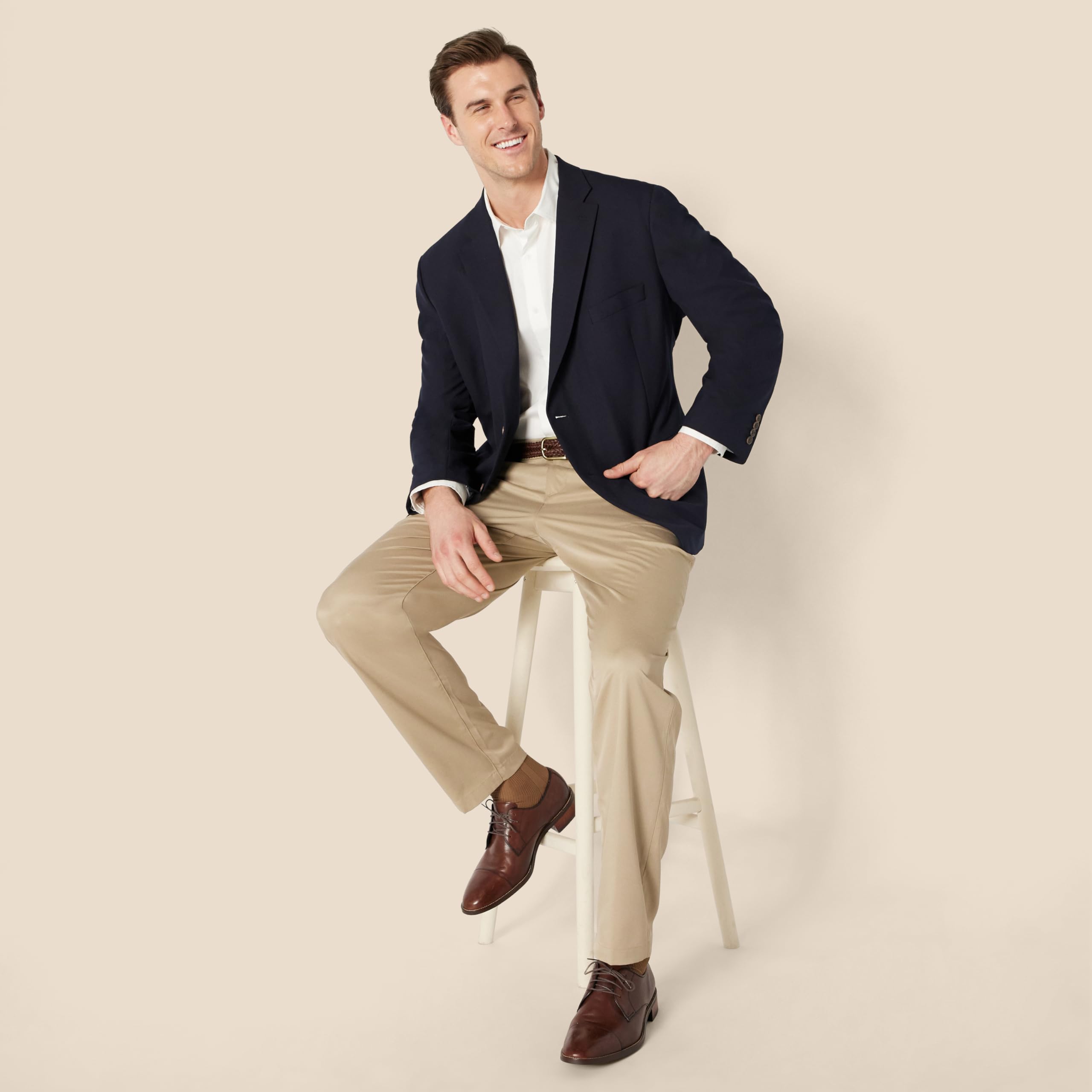 Amazon Essentials Men's Long-Sleeve Classic-fit Button-Front Stretch Blazer, Navy, 46