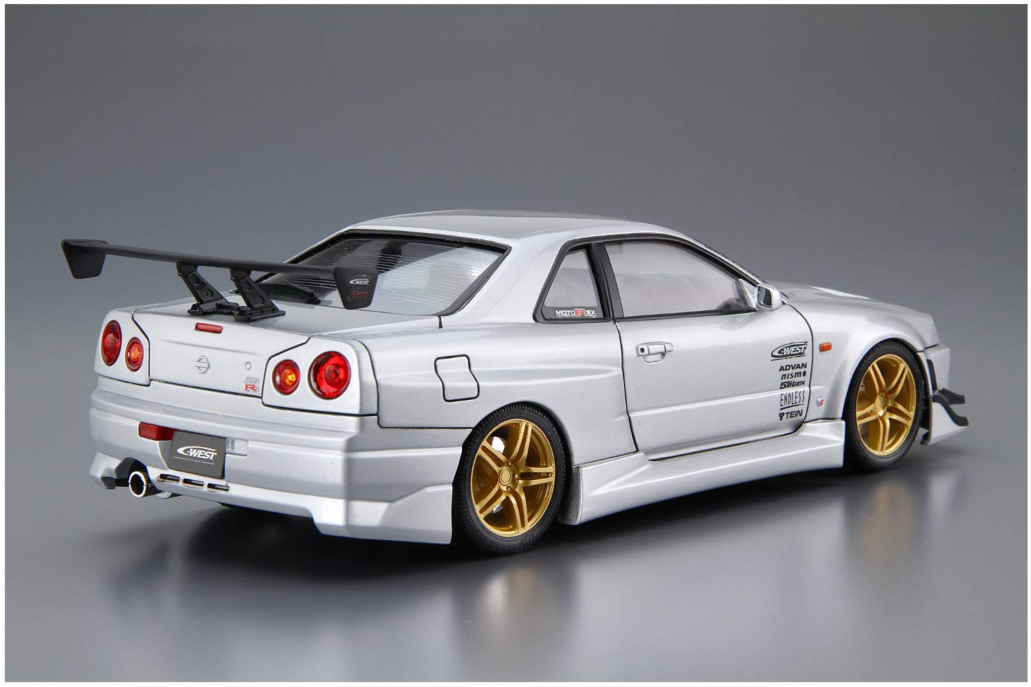 Aoshima Nissan C West BNR34 Skyline GT-R ’02 1:24 Scale Model Kit