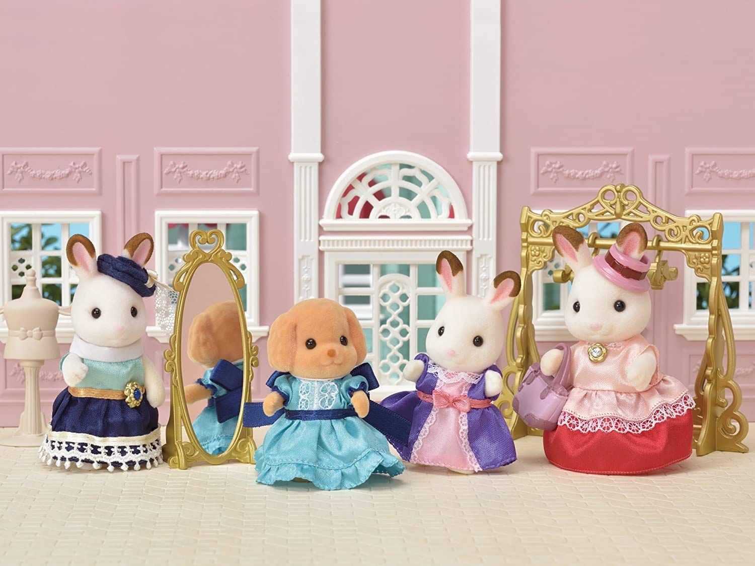 Sylvanian Families Town Series Boutique Fashion Set