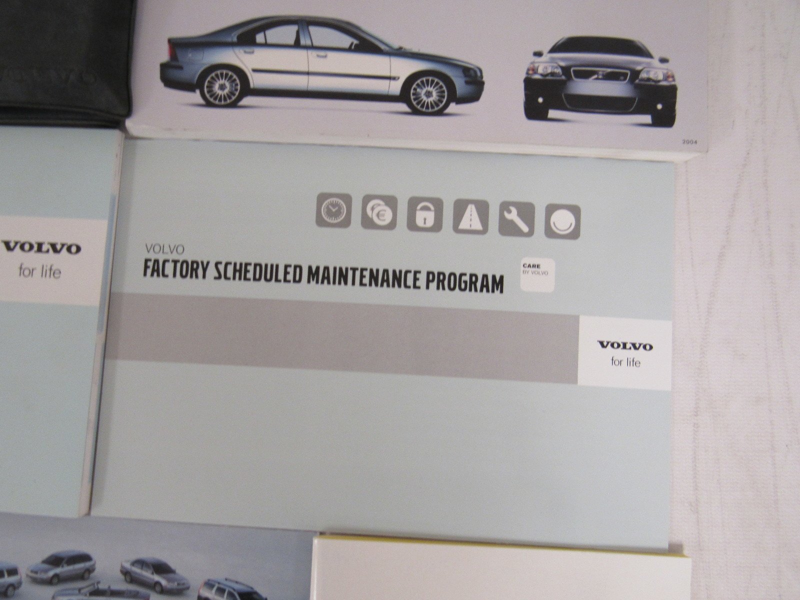 2004 Volvo S60 & S60 R Owners Manual book