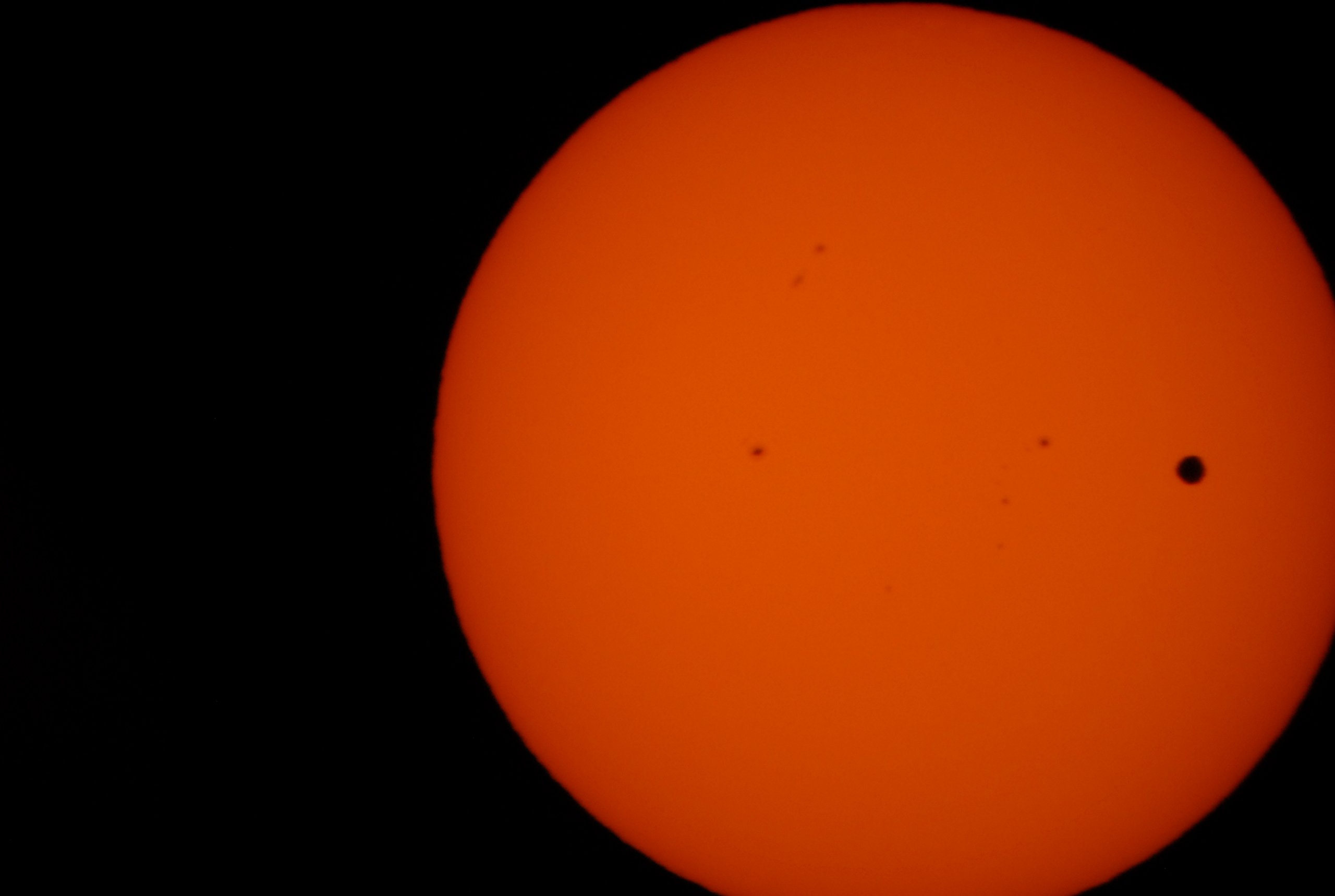 Spectrum Telescope (ST950G1) GLASS Solar Filter Fits: Your O.D. Measurement: 9 1/8” (232mm) to 9 3/8” (238mm) Celestron: C8 / Newt.; Newstar 8” Dobsonians; Orion: SkyQuest XT8, Atlas 8, SkyView Pro 8,