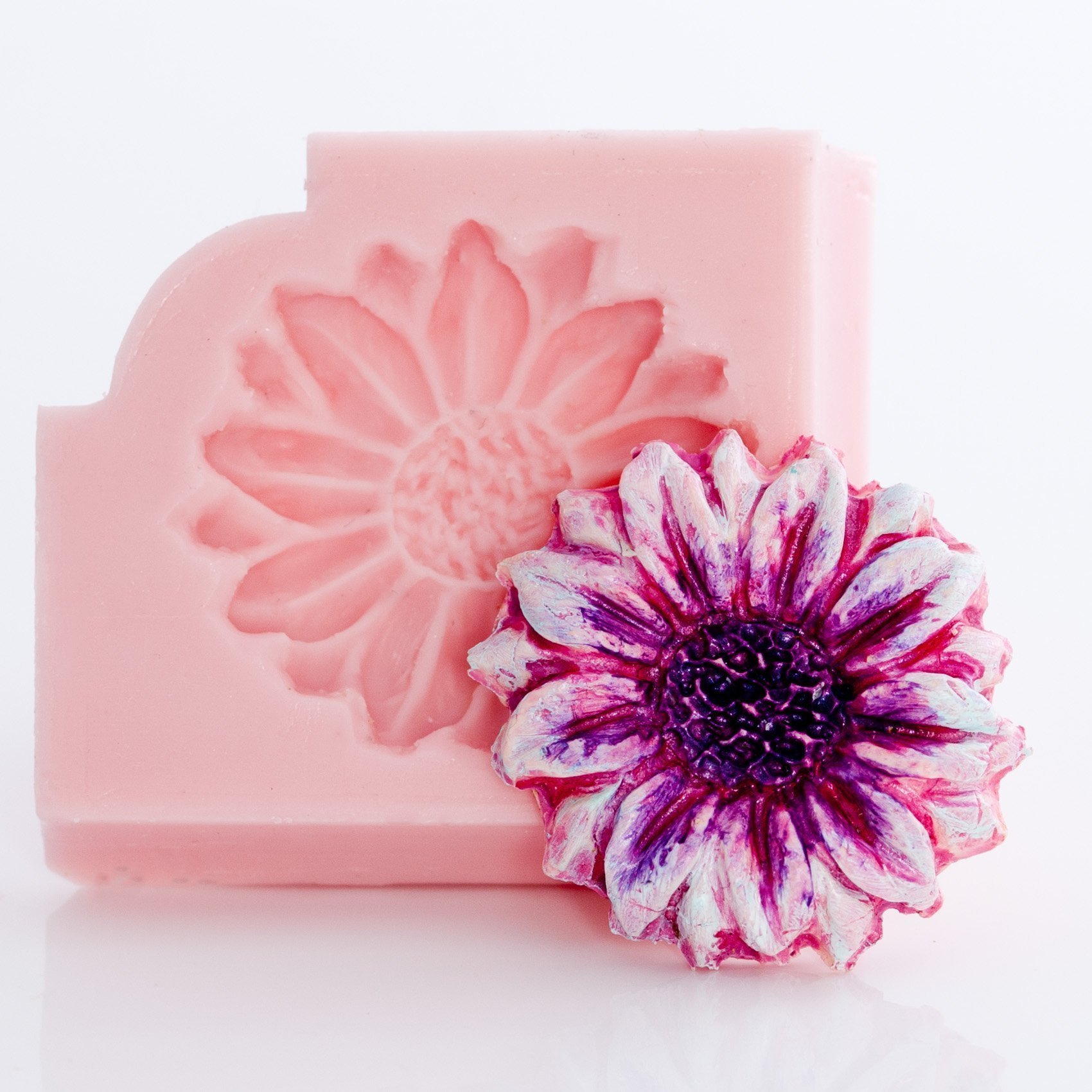 Flower Daisy Silicone Mold Food Safe Fondant, Chocolate, Candy, Resin, Polymer Clay, Jewelry, Craft Mold. Flexible and easy to use.