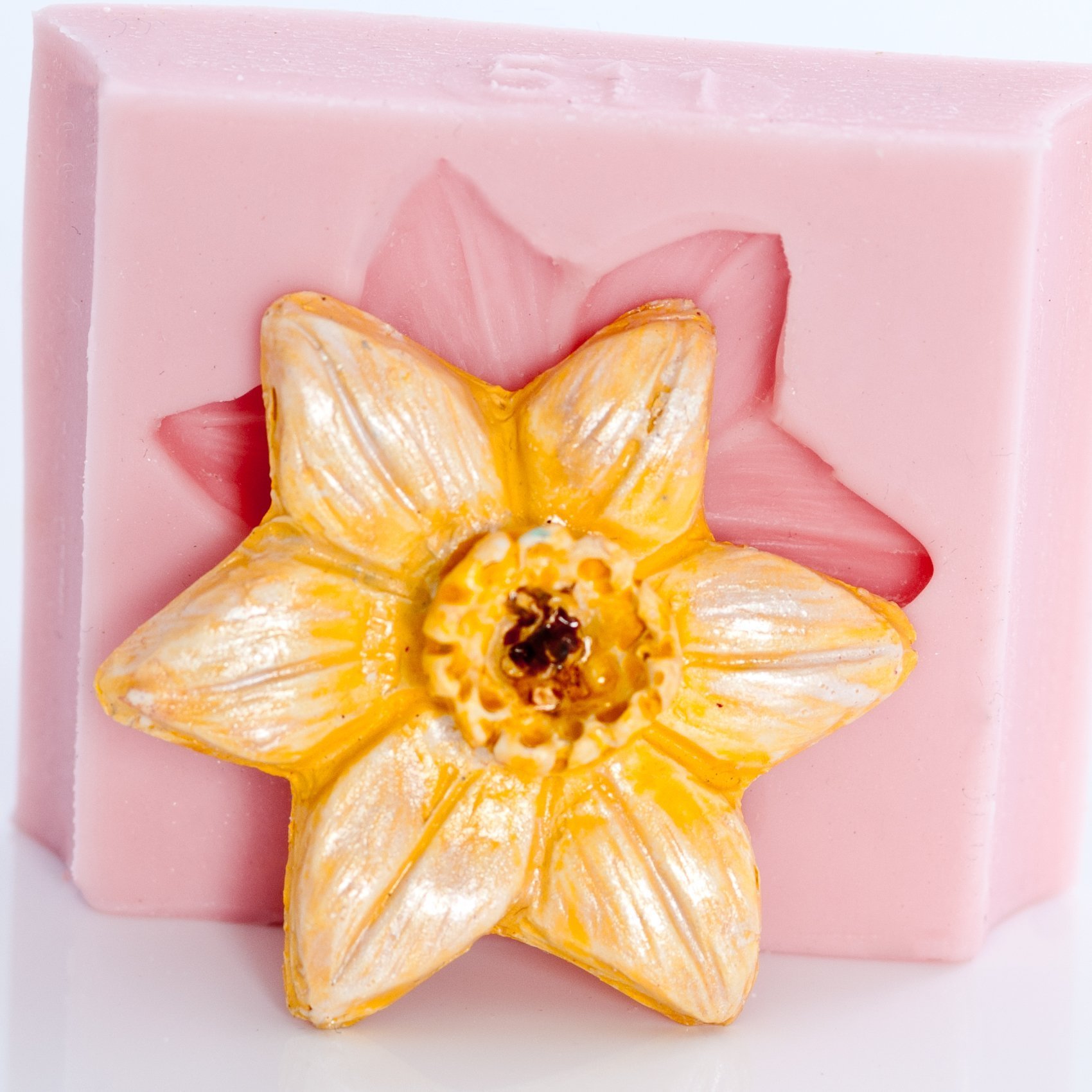 Daffodil Flower Silicone Mold Food Safe Fondant, Chocolate, Candy, Resin, Polymer Clay, Jewelry, Craft Mold. Flexible and easy to use.