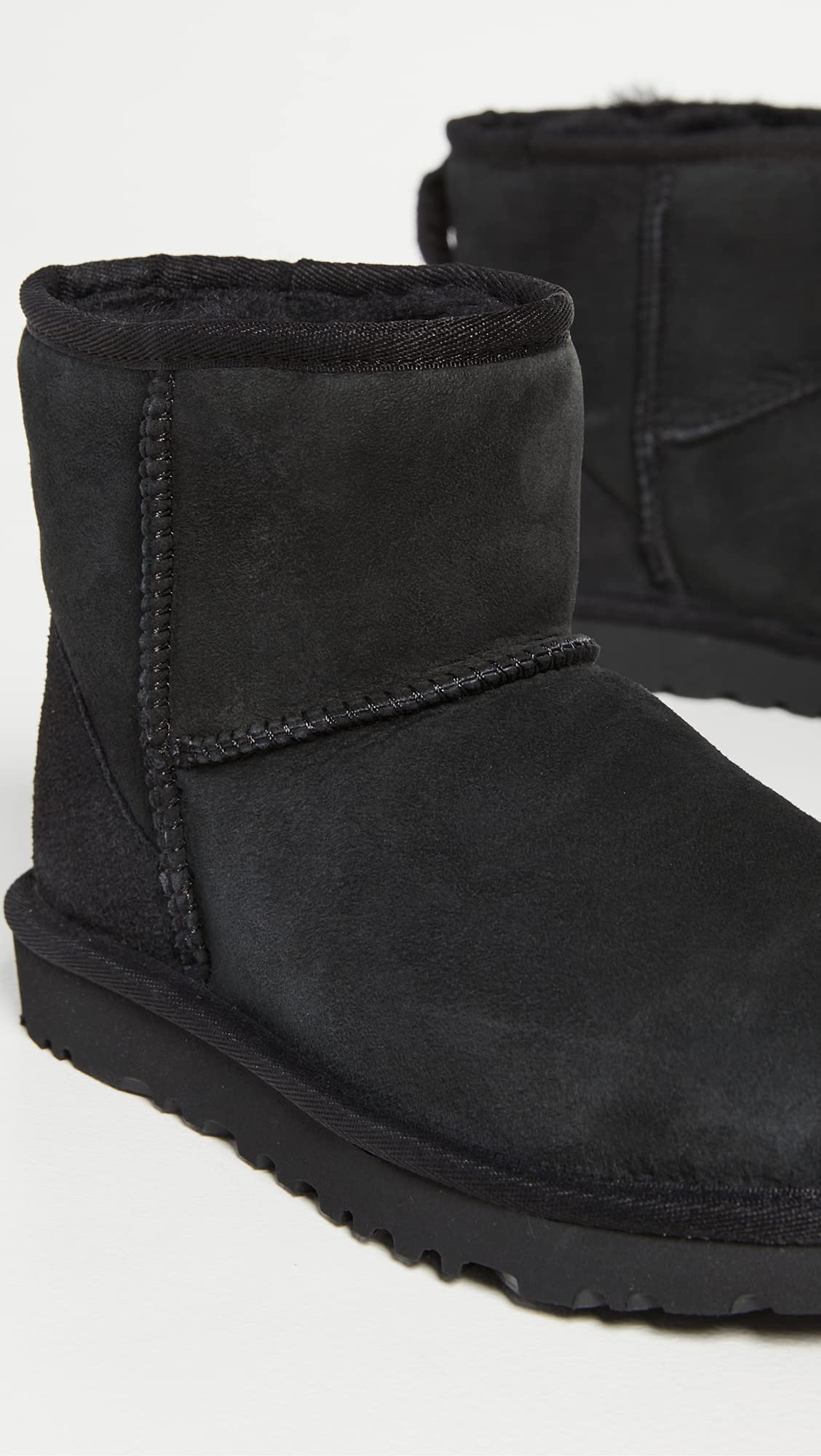 UGG Women's Classic Mini Ii Boot, Black, 10