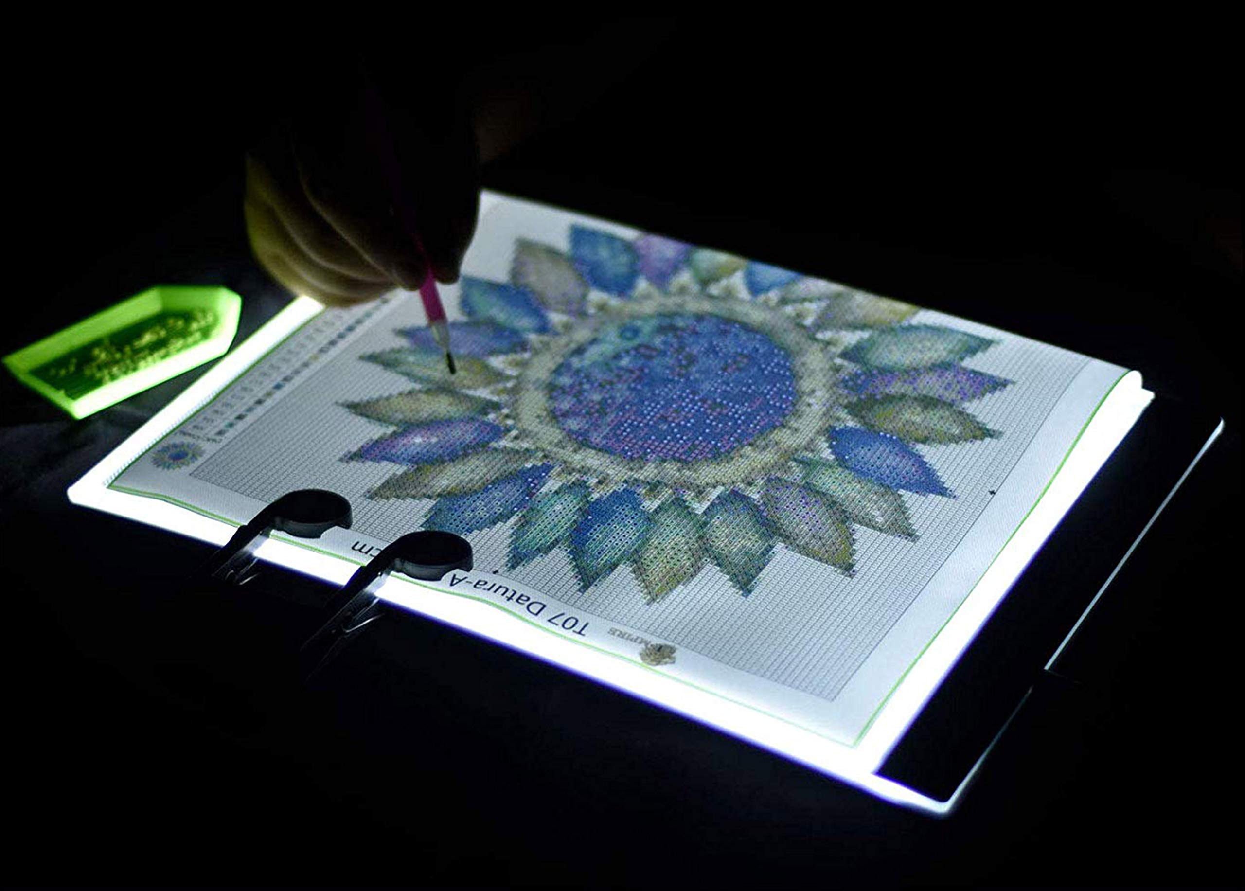 A4 Ultra-Thin Portable LED Light Box Tracer w 3 Level Brightness USB Power Cable Dimmable Brightness Artcraft Tracing Light Pad for Drawing, Sketching, Animation, 5D Diamond Painting (A4)
