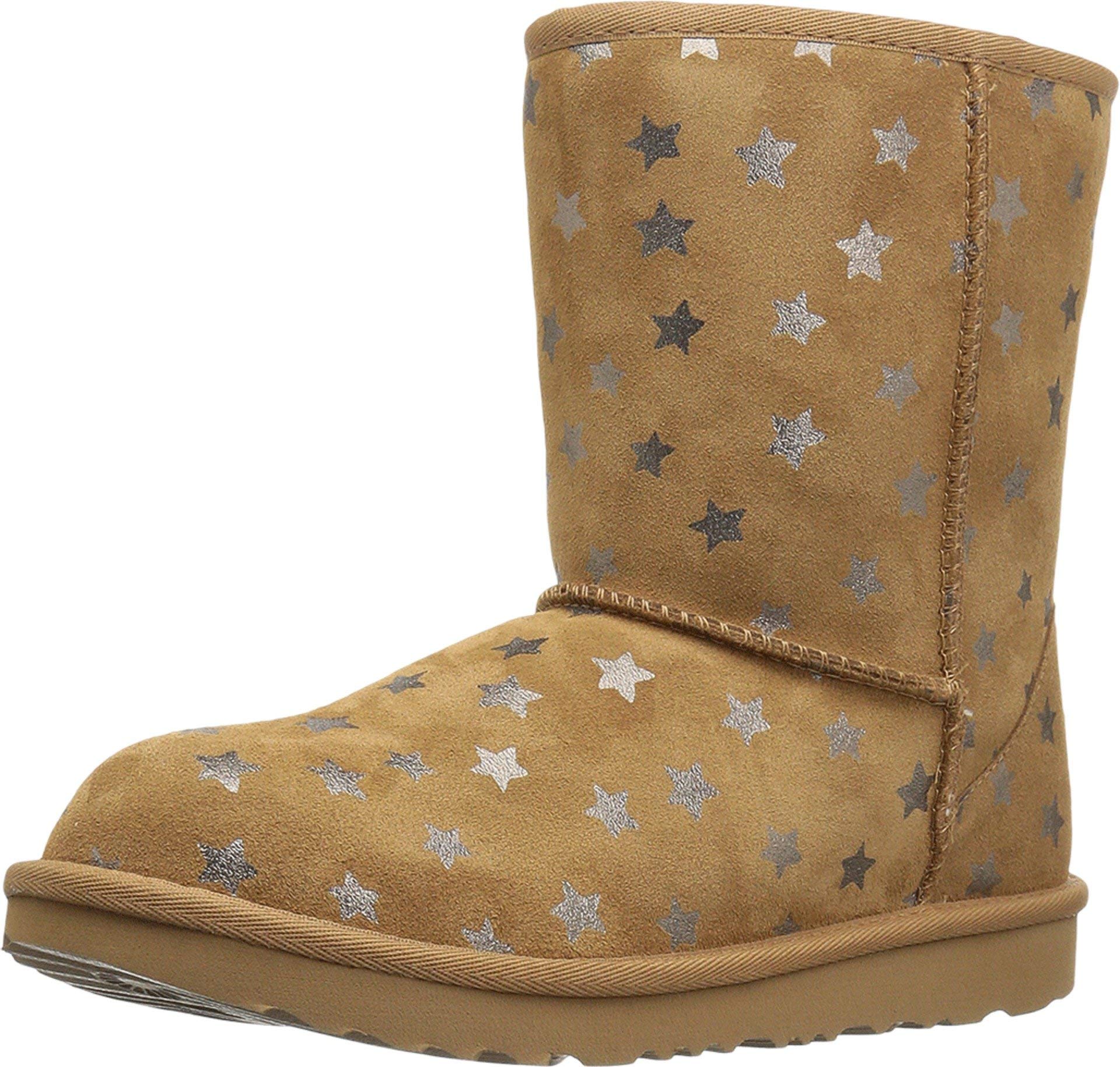UGG Unisex-Child Classic Short Ii Stars Boot, Chestnut, 8 Toddler