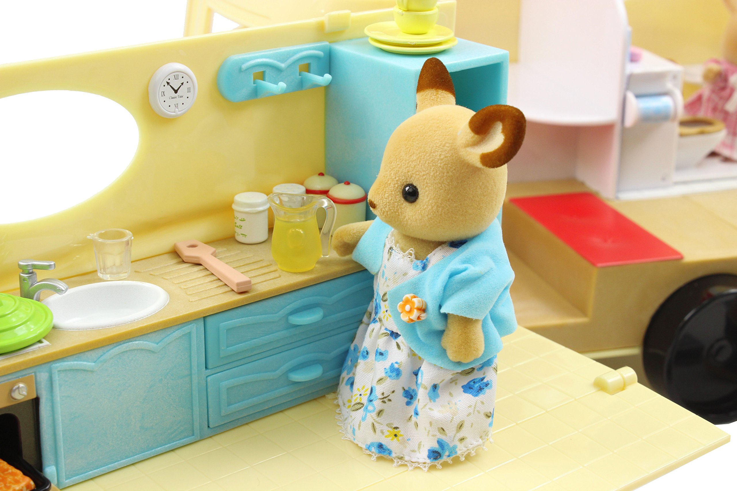 Calico Critters Caravan Family Camper - Take Your Critters on a Road Trip!