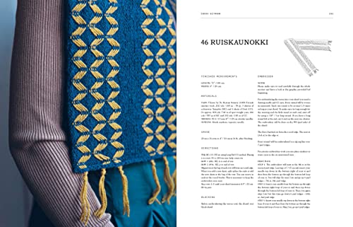 52 Weeks of Scarves: Beautiful Patterns for Year-round Knitting: Shawls. Wraps. Collars. Cowls. (52 Weeks of, 2)