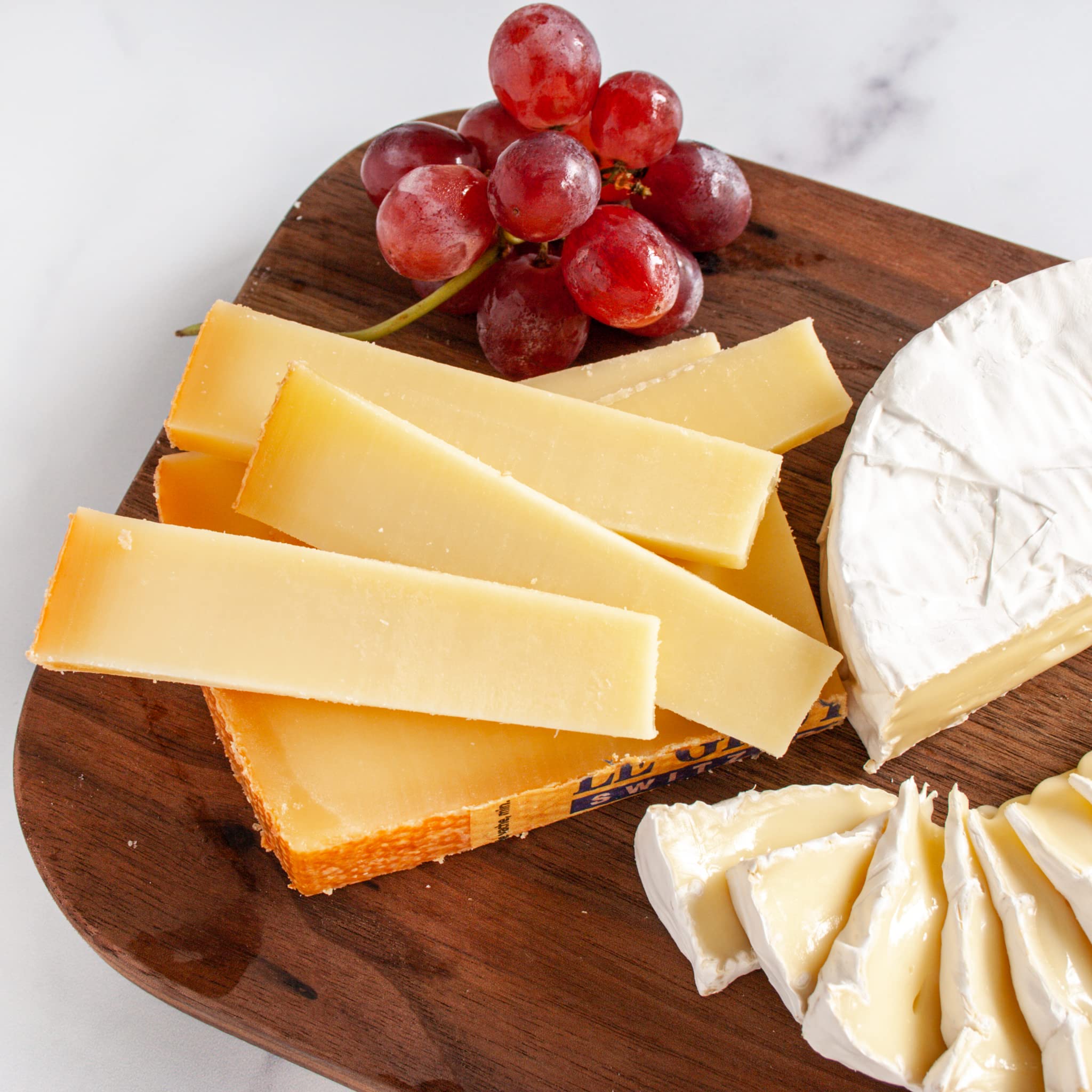 igourmet Exquisite Cheese Tasting Gift Box - This Collection Brings Together 8 Incredible Cheeses, Accompanied By Delicious and Crispy Imported Gourmet Crackers