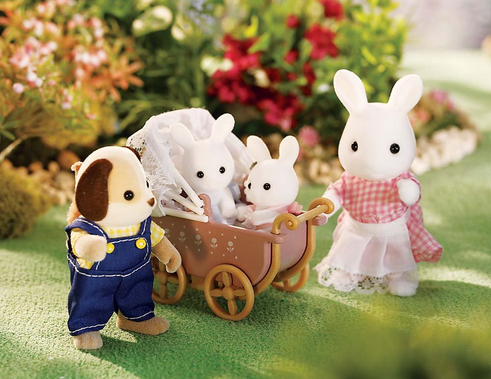 Calico Critters Connor & Kerri’s Carriage Ride - Enchanting Adventures Await with This Adorable Doll Playset
