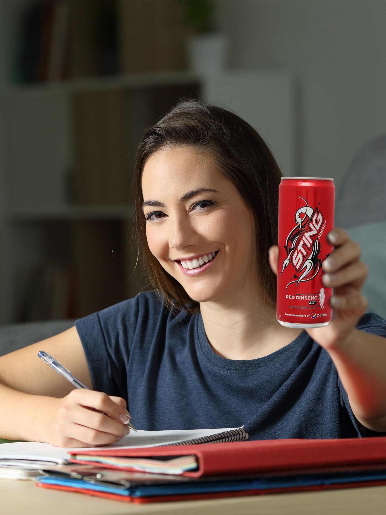STING Energy Drink Red Ginseng Strawberry, Nuoc Tang Luc Sting 320ML, Fitness, Focus & Performance Drink, 10.8 Fl Oz (Pack of 6)