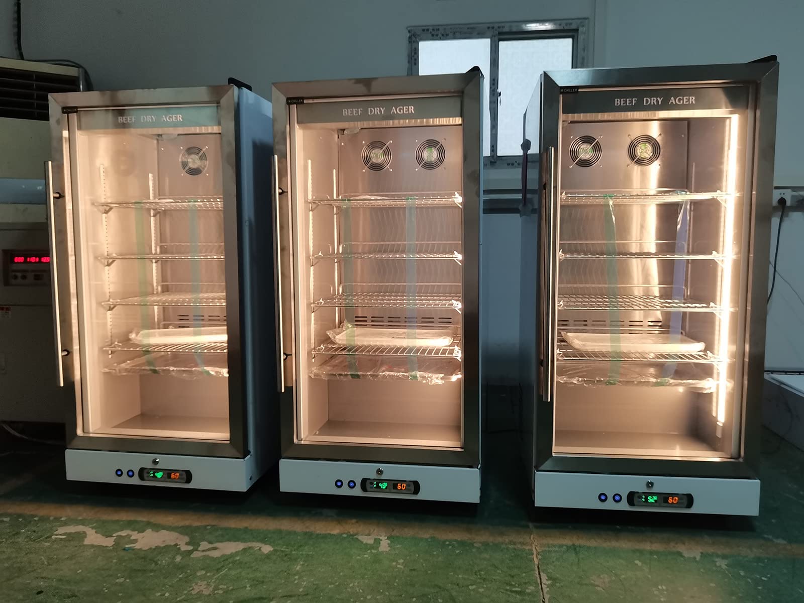 Kolice Commercial Dry Aging Beef Showcase Fridge, Steak Aging Machine, Beef Display Showcase Freezer-268L, 4 Tiers, Smart Temperature and Humidity Controller