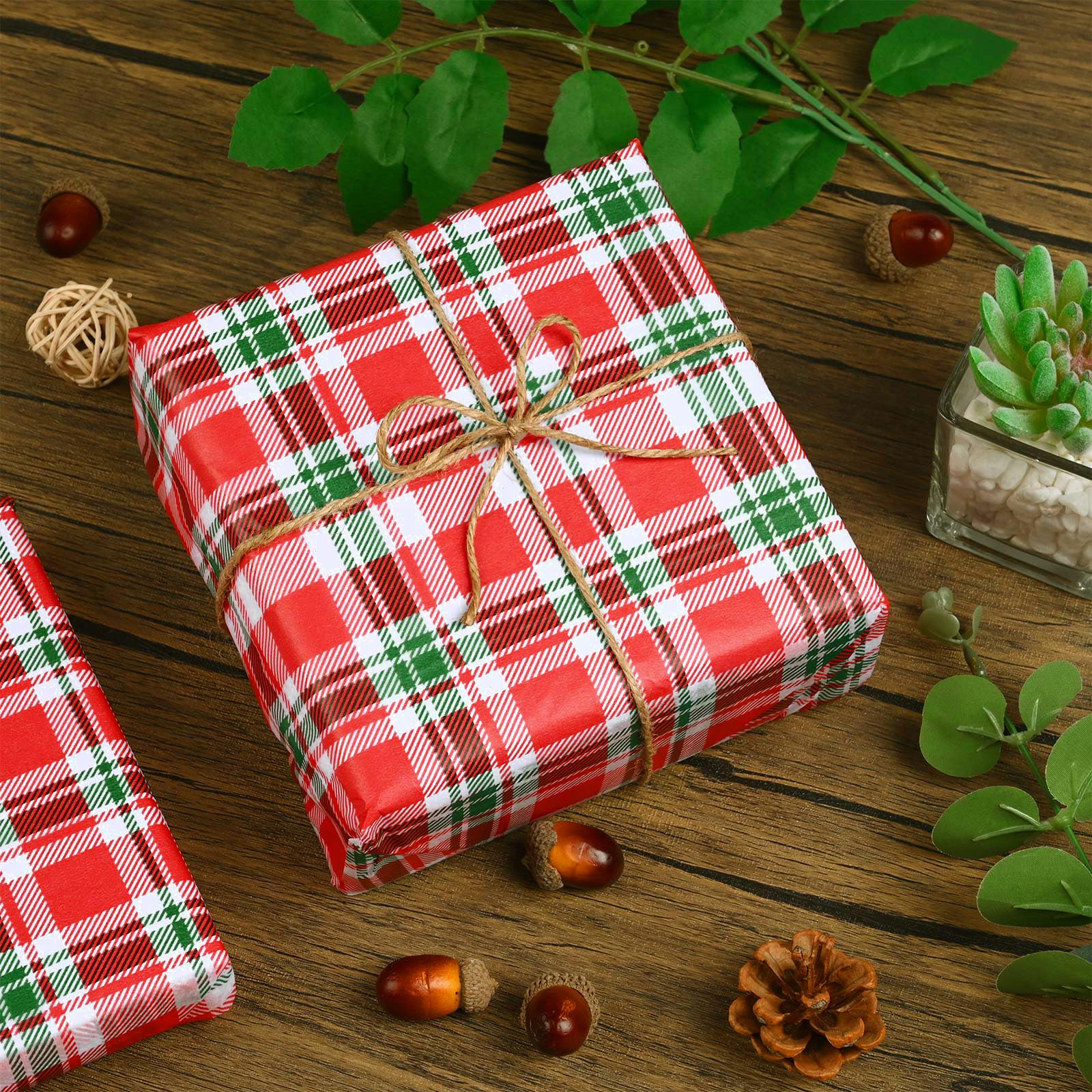 100 Sheets 20 * 14 Inches Christmas Buffalo Plaid Tissue Paper, Red Green White Tissue Paper for Gift Bags, Rustic Art Tissue Paper for Gift Wrapping for Xmas New Year Party DIY Craft