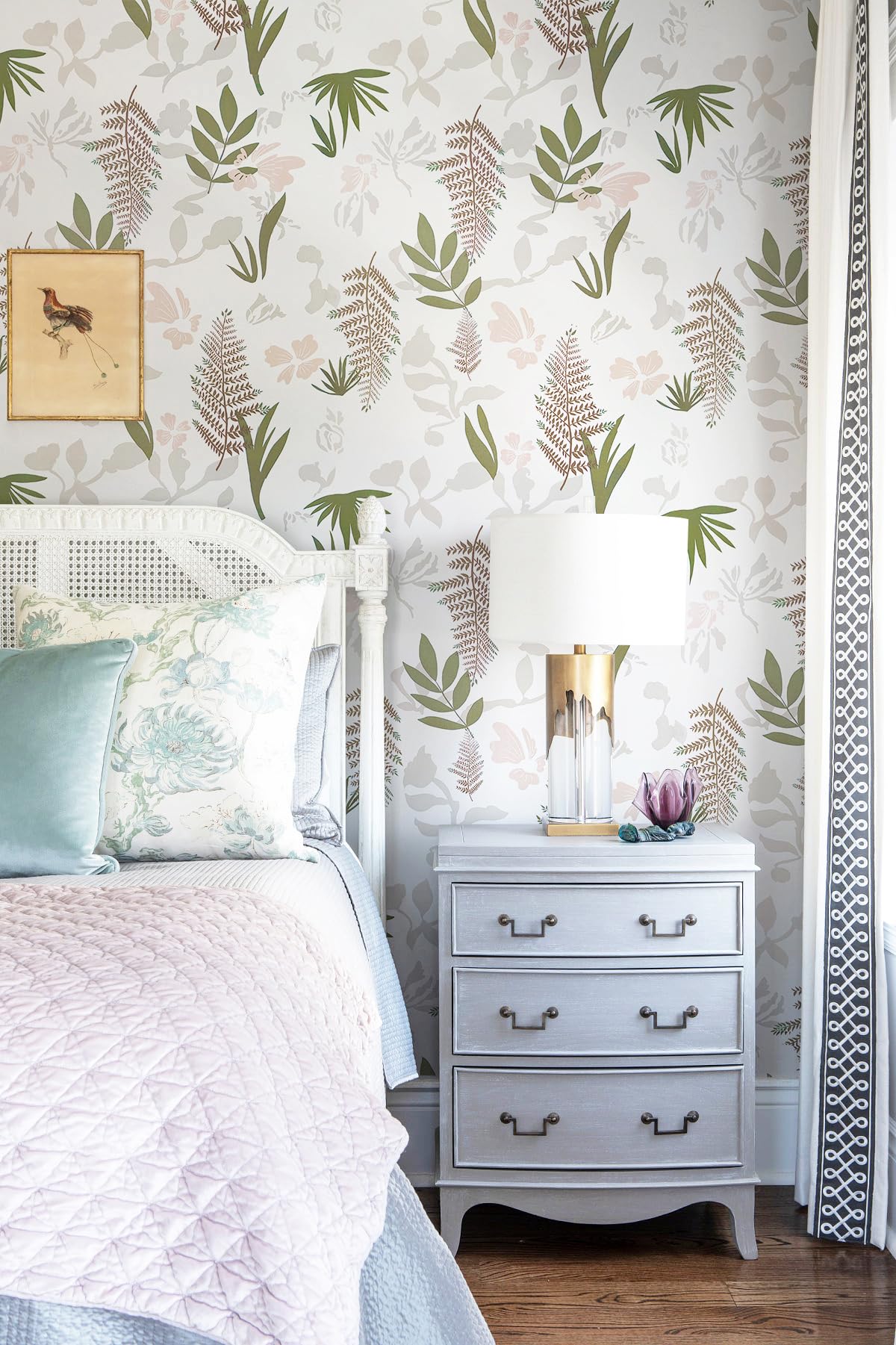Floral Peel and Stick Wallpaper Modern Leaf Contact Paper Removable Wallpaper Decorative Self Adhesive Wallpaper Wall Paper 17.3" x 393.7"
