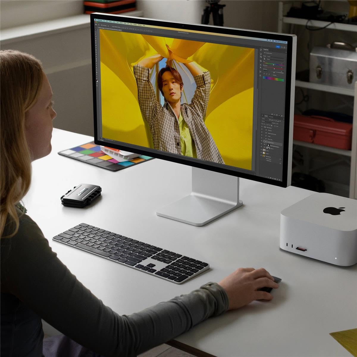 Apple Mac Studio (mid 2023) - M2 Max 12-Core / 30-Core, 32GB, 512GB SSD