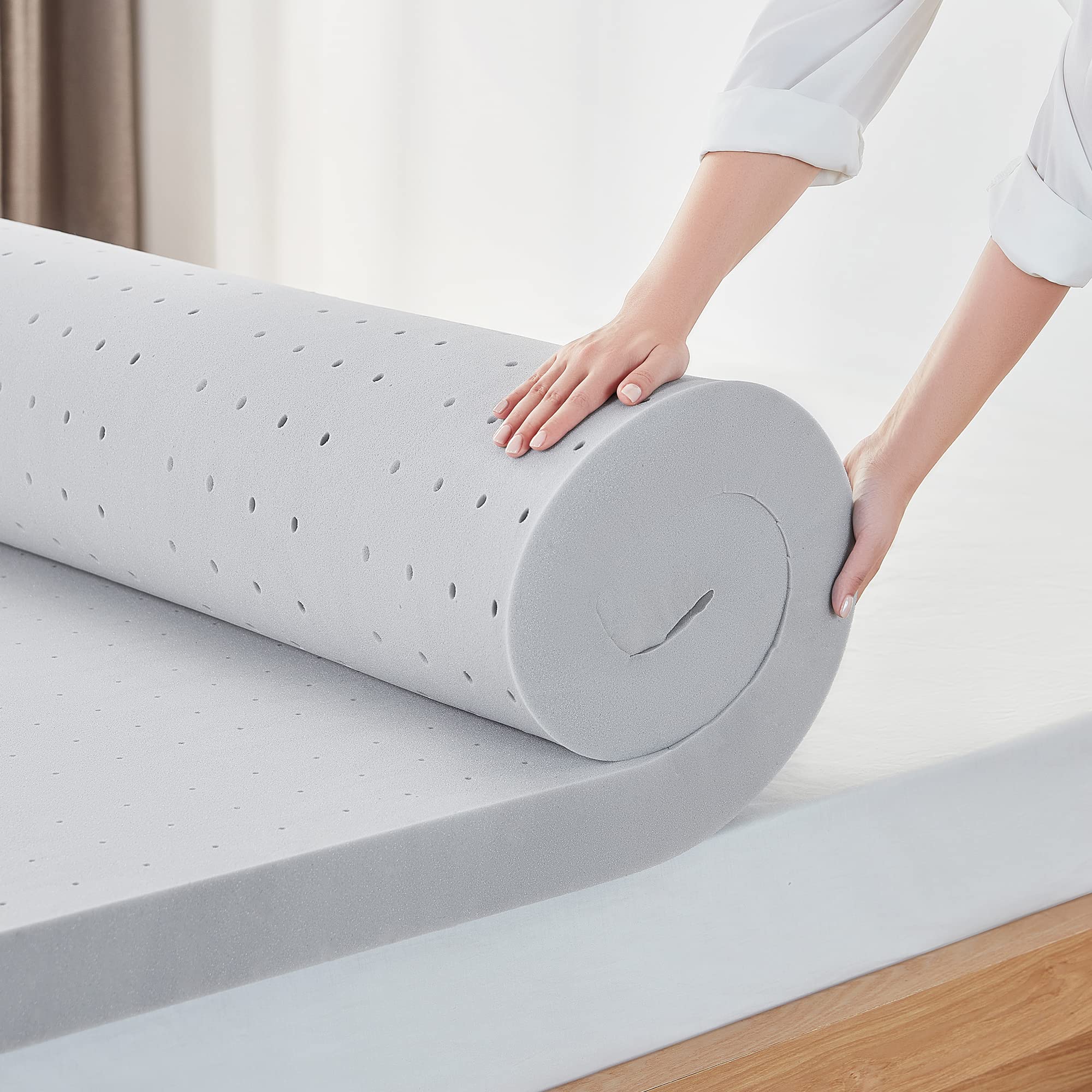 LINSY LIVING Mattress Topper Queen, 3-inch Bamboo Charcoal Infused Memory Foam Mattress Pad, Queen Size Bed Topper with Ventilated Design, CertiPUR-US Certified