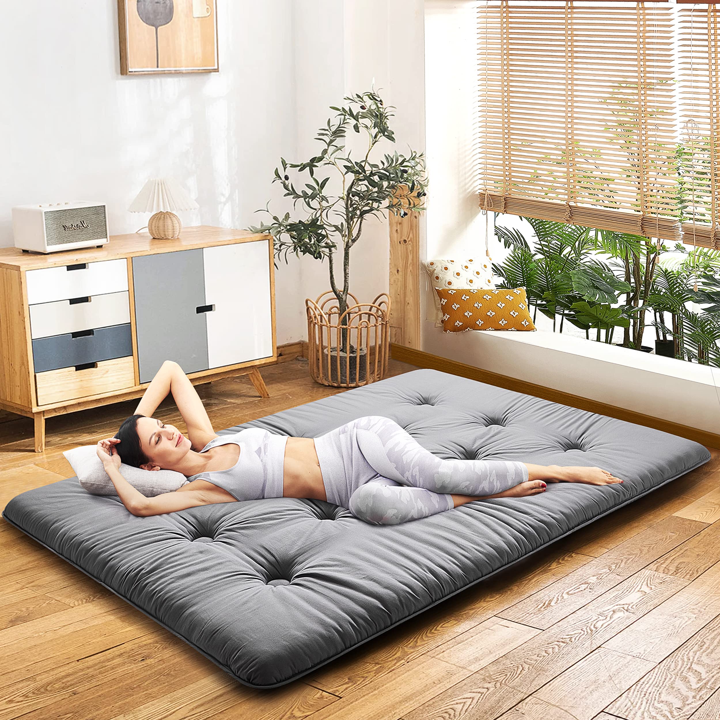 Futon Mattress Japanese Floor Mattress Full Size, Floor Bed Springy & Thick 4 '' Foam, Straps Roll Up Portable & Foldable Tatami Mat