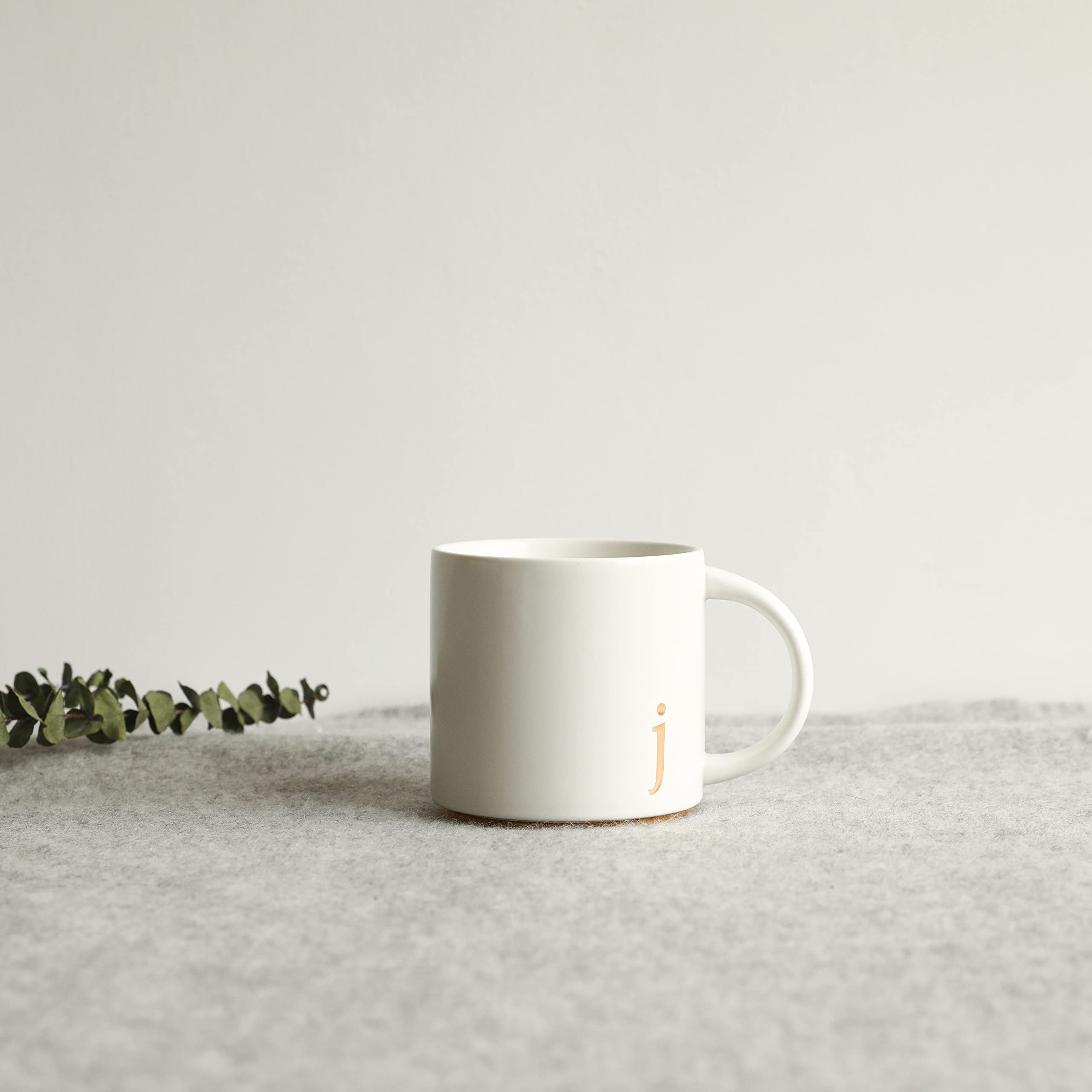 COLLECTIVE HOME - Monogram Ceramic Mugs, 15 oz Golden Initial Coffee Cups, Elegant Alphabet Tea Mugs, Elegant Personalized Mug with Gift Box, Luxurious Cups for Office and Home (j)