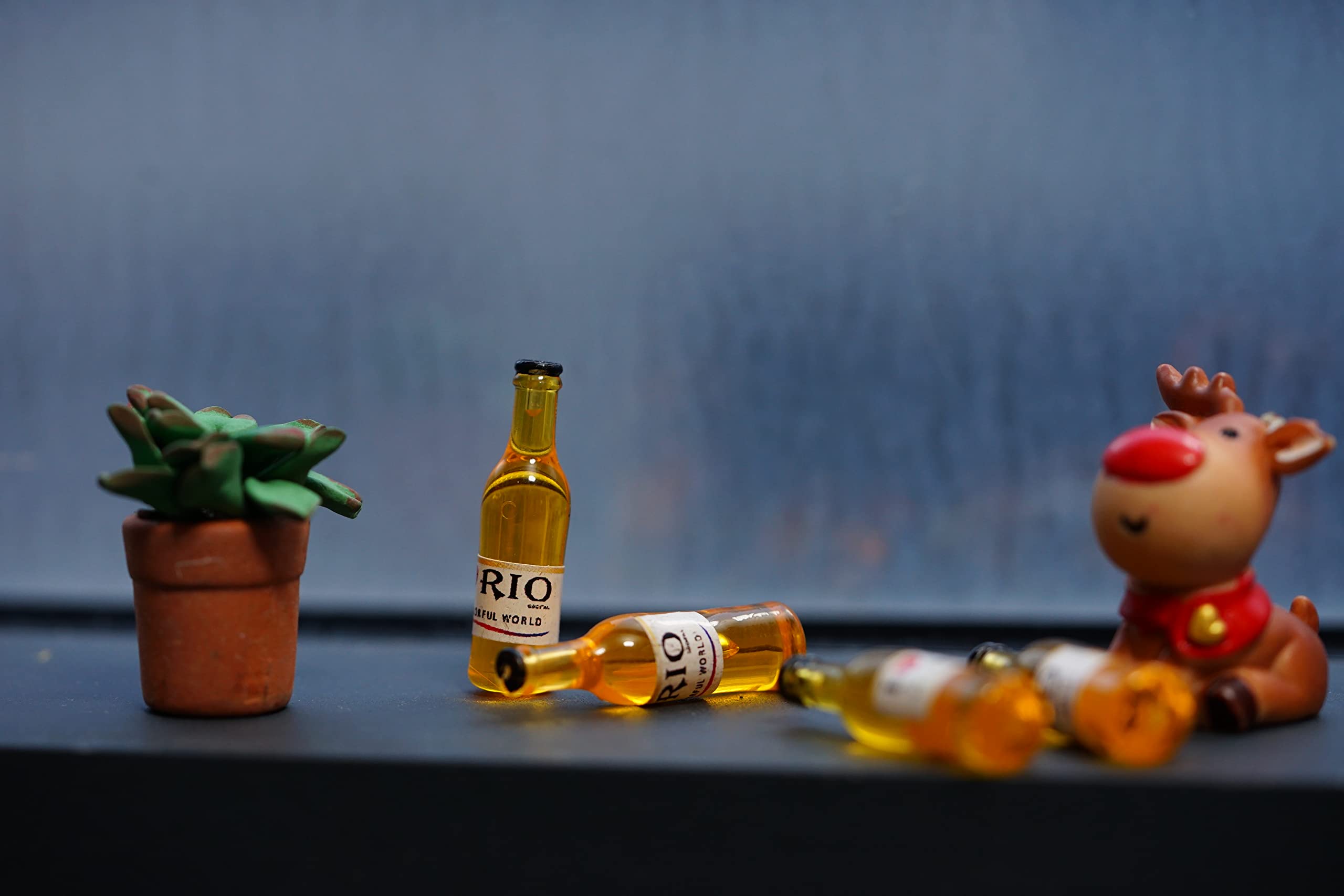 30 Pieces Mini Miniature Bottles Mini House Drink Accessories for Dollhouse (30 Pcs flip Bottles)