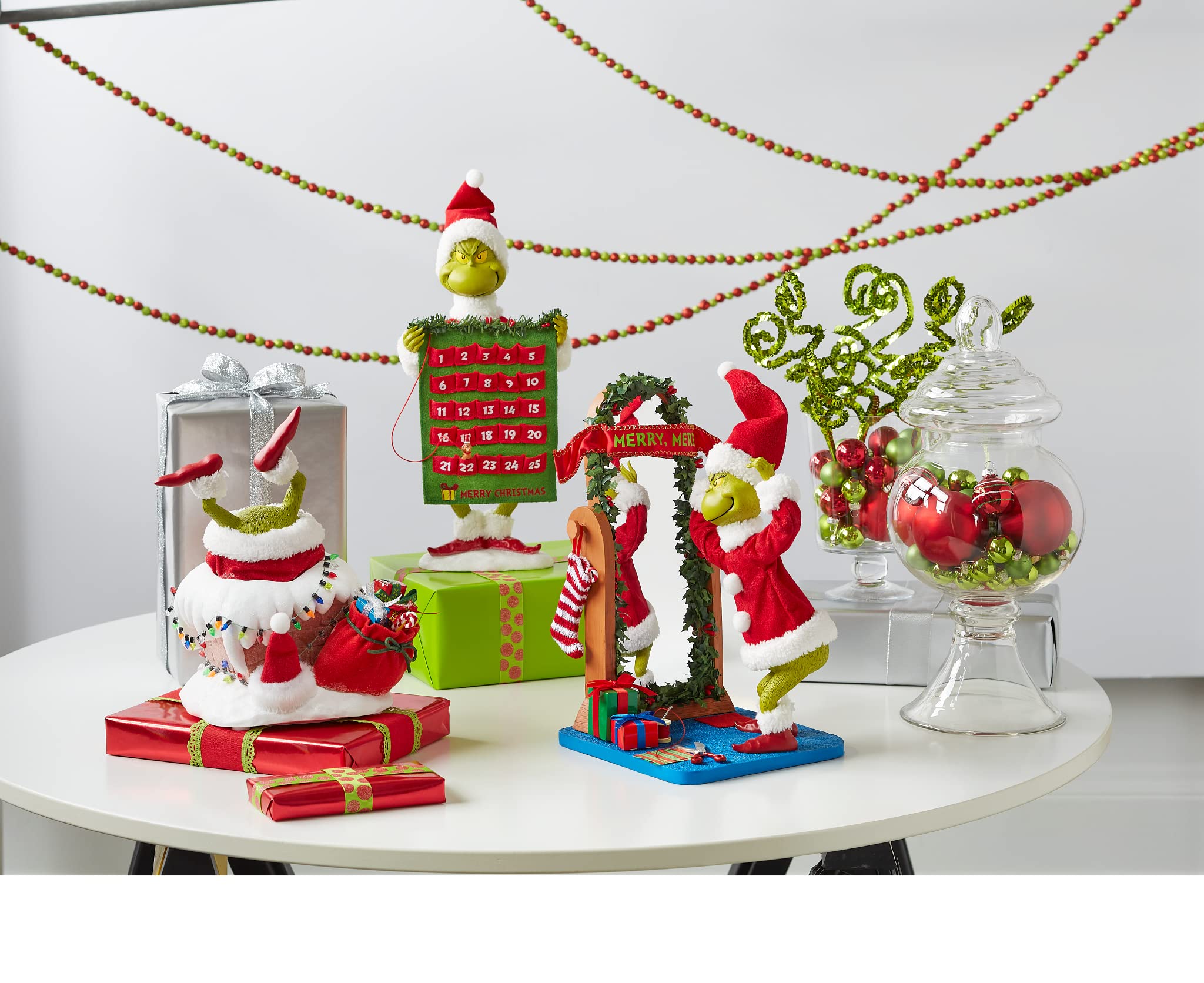 Department 56 Possible Dreams Dr. Seuss The Grinch Stealing Christmas Figurine, 10.1 Inch, Multicolor