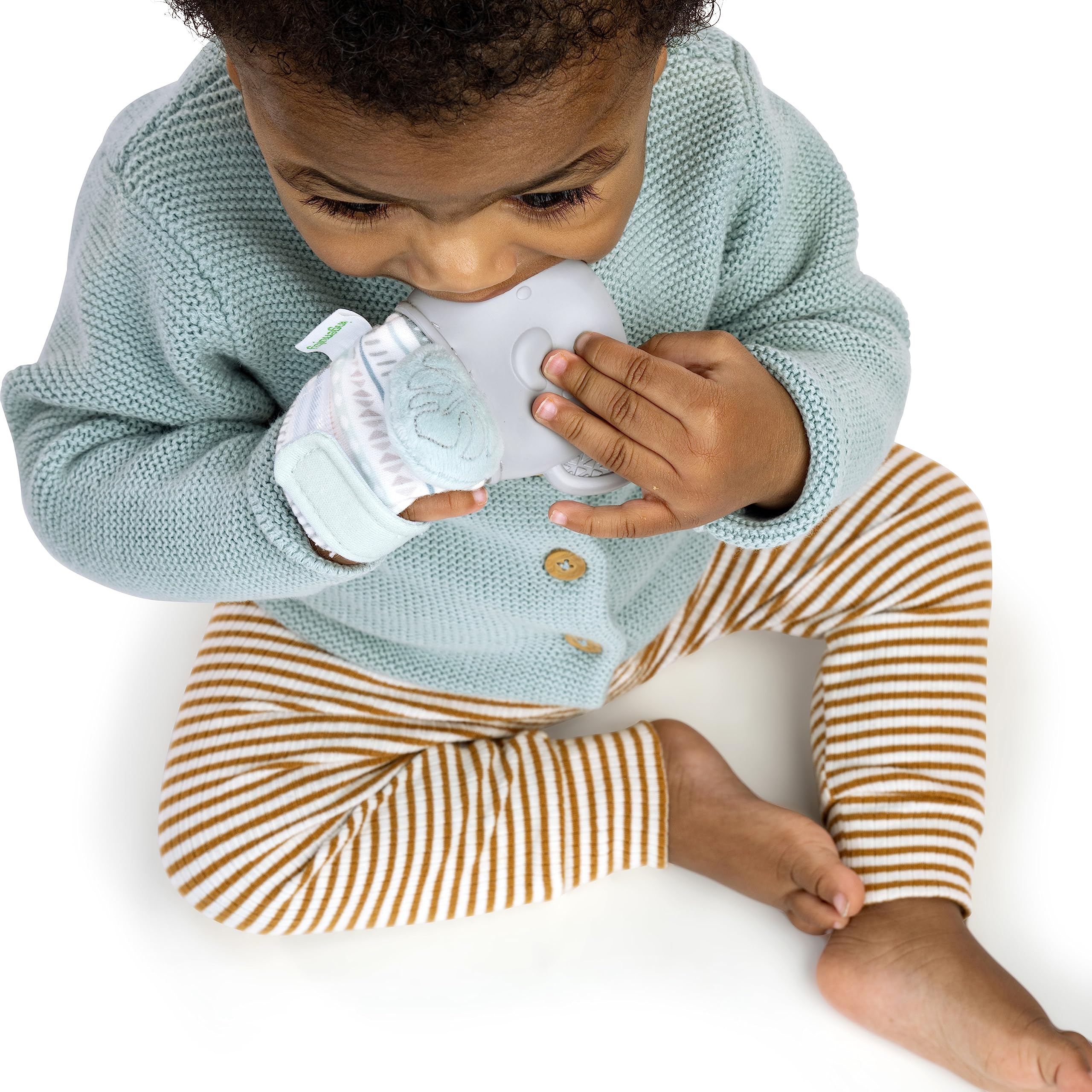 Ingenuity Teething Mitt & Rattle for Baby, BPA-Free Silicone, Gentle Rattle Sound, Adjustable Strap, Elephant, Unisex - Van