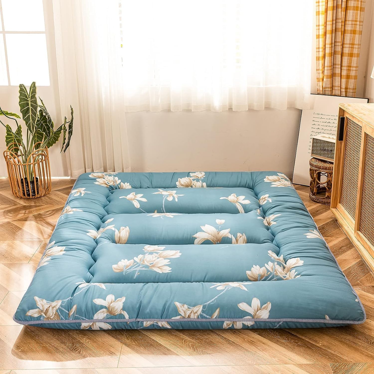 MAXYOYO Floral Printed Japanese Floor Mattress Futon Mattress Queen Size Foldable Bed Roll Up Camping Mattress Floor Bed Couches and Sofas