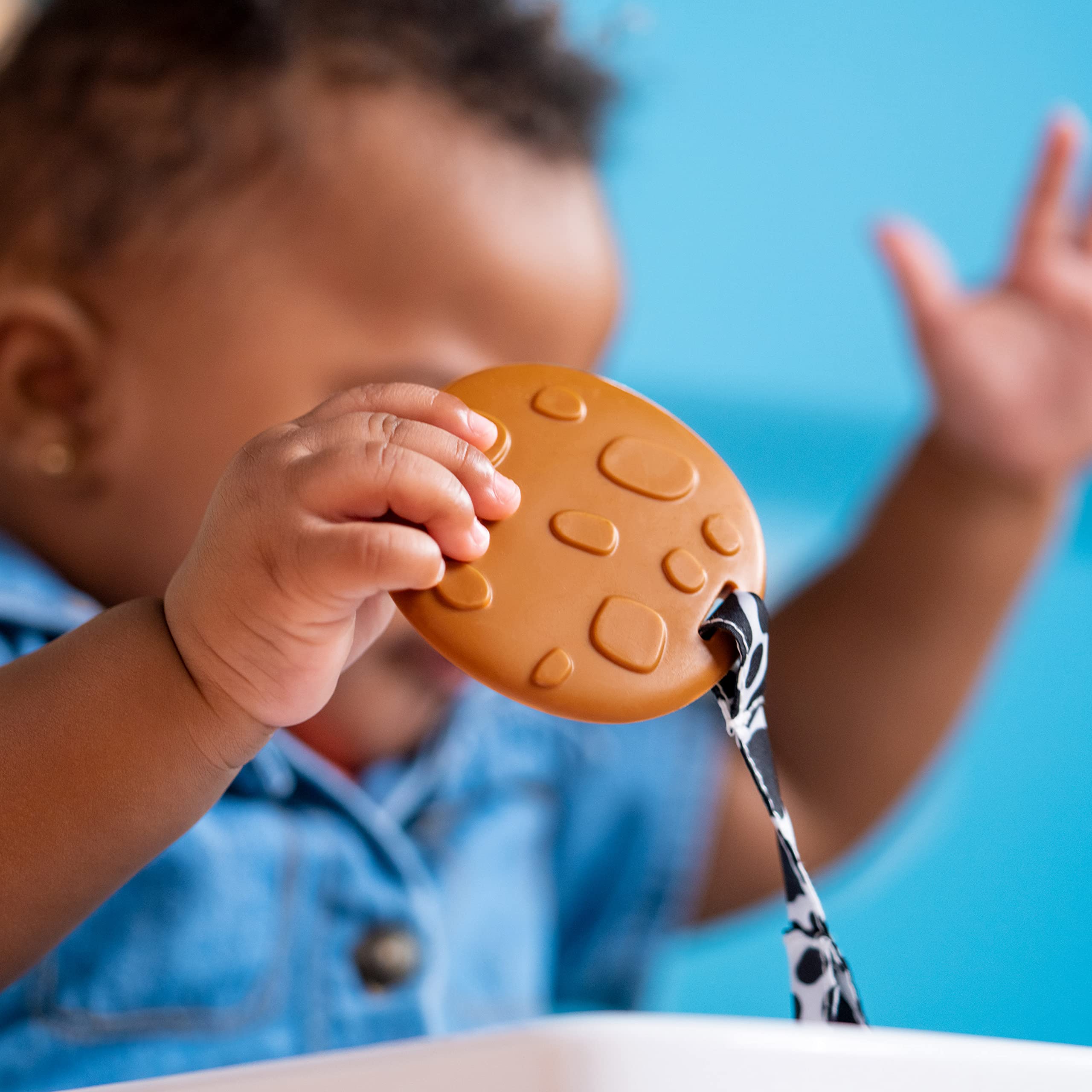 Bright Starts Cookies & Teethe 2-in-1 Rattle and Teether Activity Toy, Soothe Sore Gums, Entertain Baby with Rattle Toy, Unisex, 3 Months+