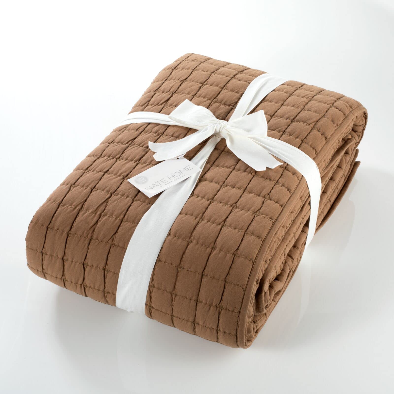 Nate Home by Nate Berkus Solid All-Season Cotton Textured Quilt Set | Breathable and Comfortable Bedding from mDesign - Full/Queen Size - 1 Quilt/2 Pillow Shams, Truffle (Brown)